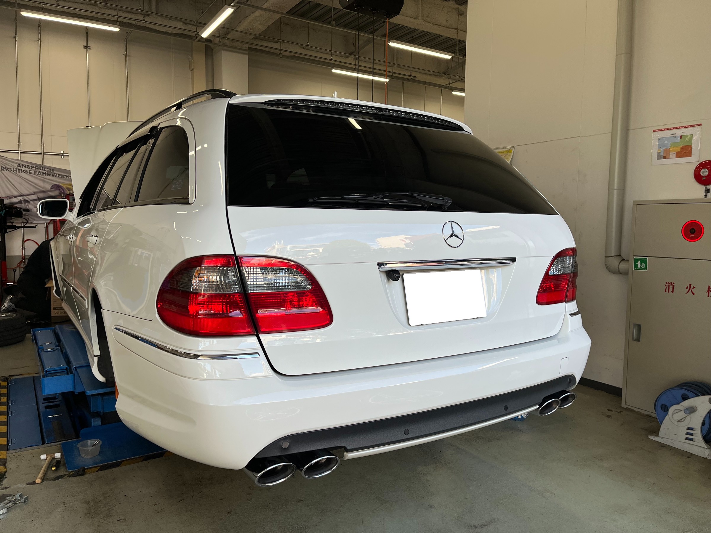 S211 E63 AMG … 低ダストパッド交換。 | 取り付け事例 | コクピット21世田谷 | お店の取付加工事例紹介