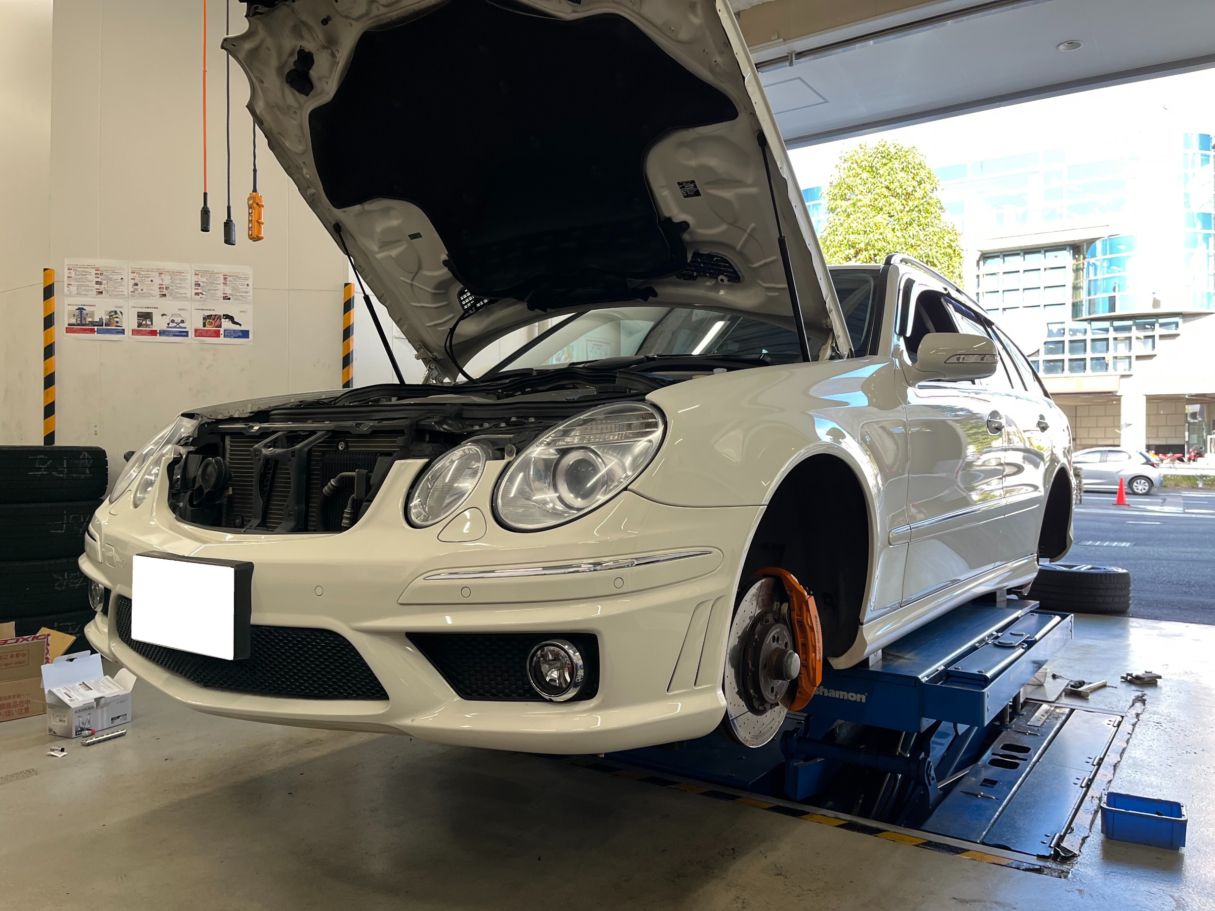 S211 E63 AMG … 低ダストパッド交換。 | 取り付け事例 | コクピット21世田谷 | お店の取付加工事例紹介