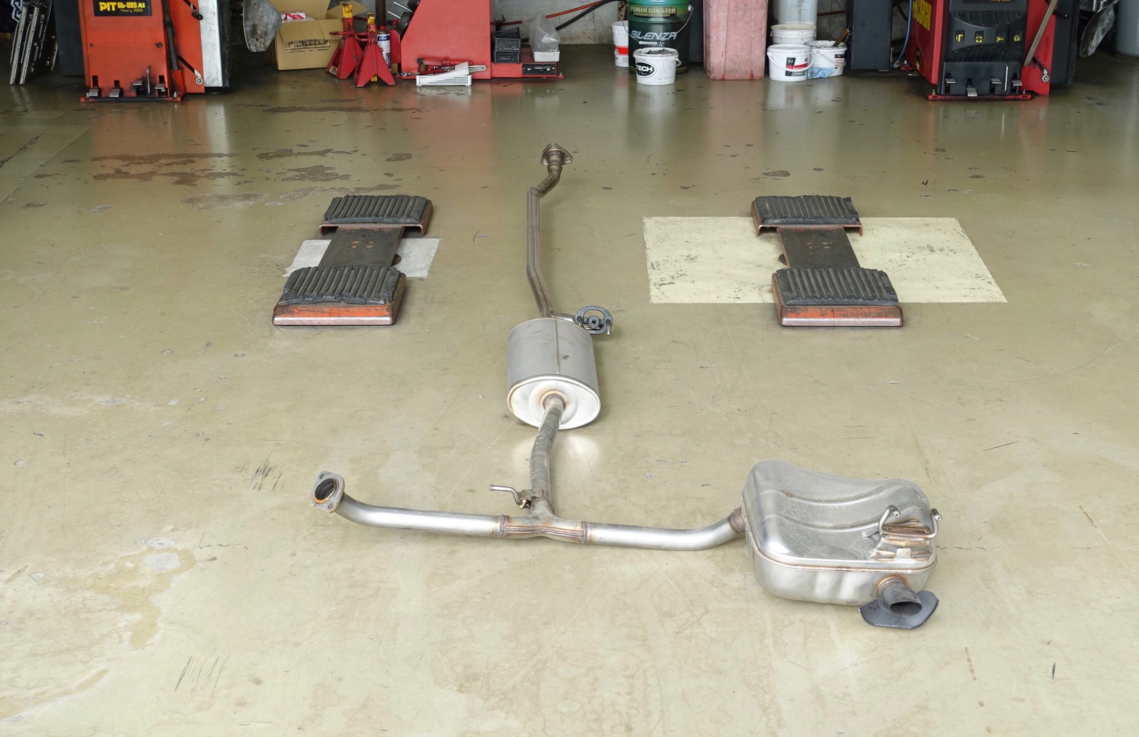 “心地よいサウンド”と“圧倒的な存在感”をゲットしたい方には4本出しがオススメですよ！ホンダ ZR-V（RZ5）に「無限 スポーツエキゾースト ...