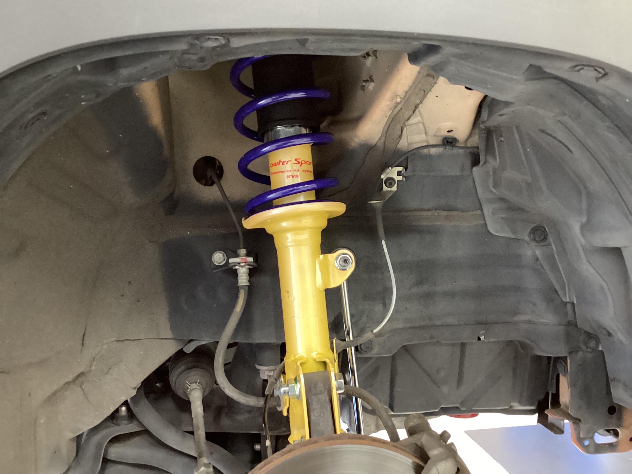 SUZUKI ハスラー KYB Lowfer Sports PLUS L-KIT 取り付け | 取り付け事例 | コクピット21世田谷 | お店の取付加工事例紹介