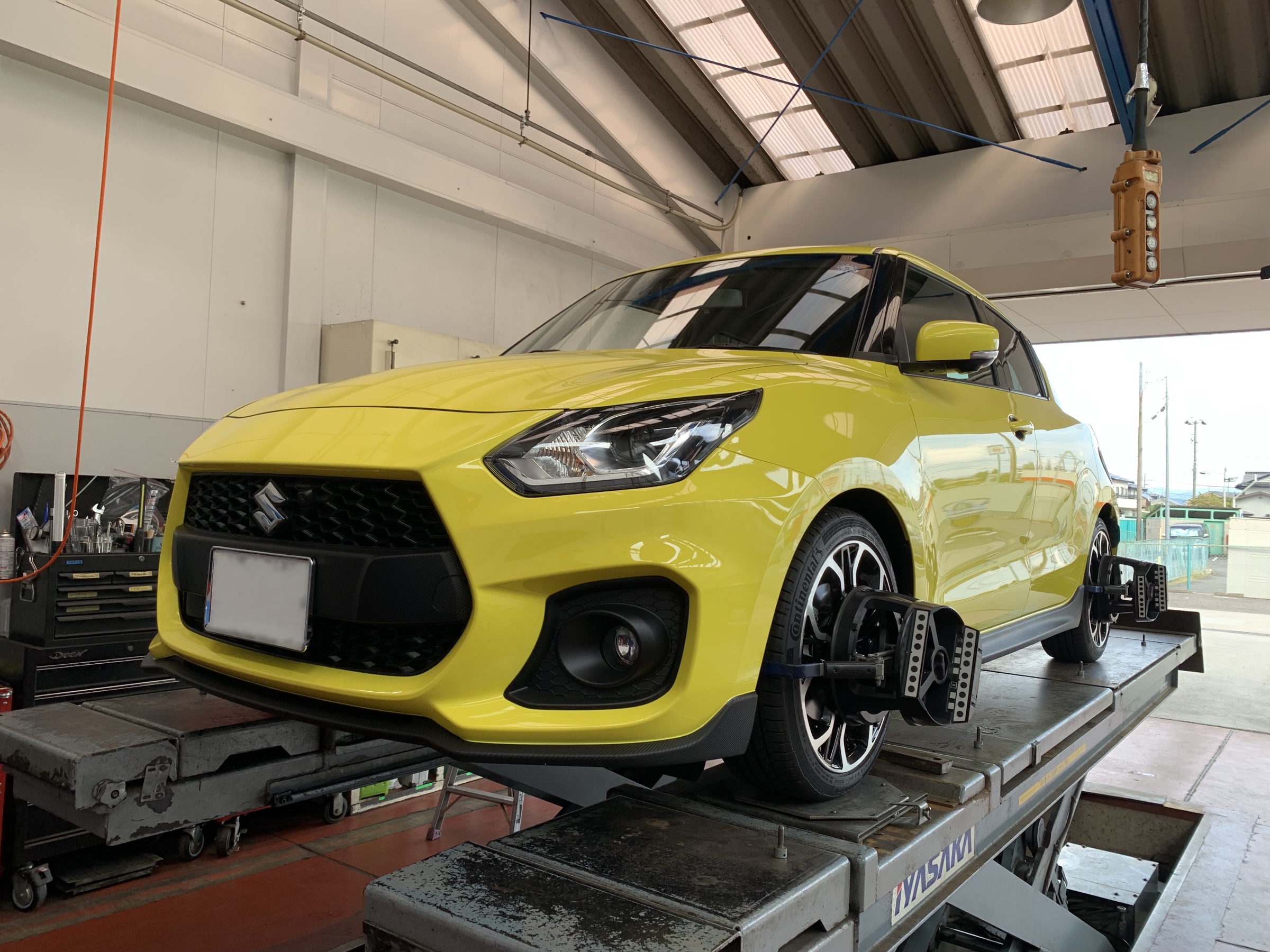 ZC33スイフトスポーツ TEIN車高調取り付け | スズキ スイフト スポーツ | スタッフ 日記 | コクピット 荒井 | 車のカスタマイズにかかわるスタッフより