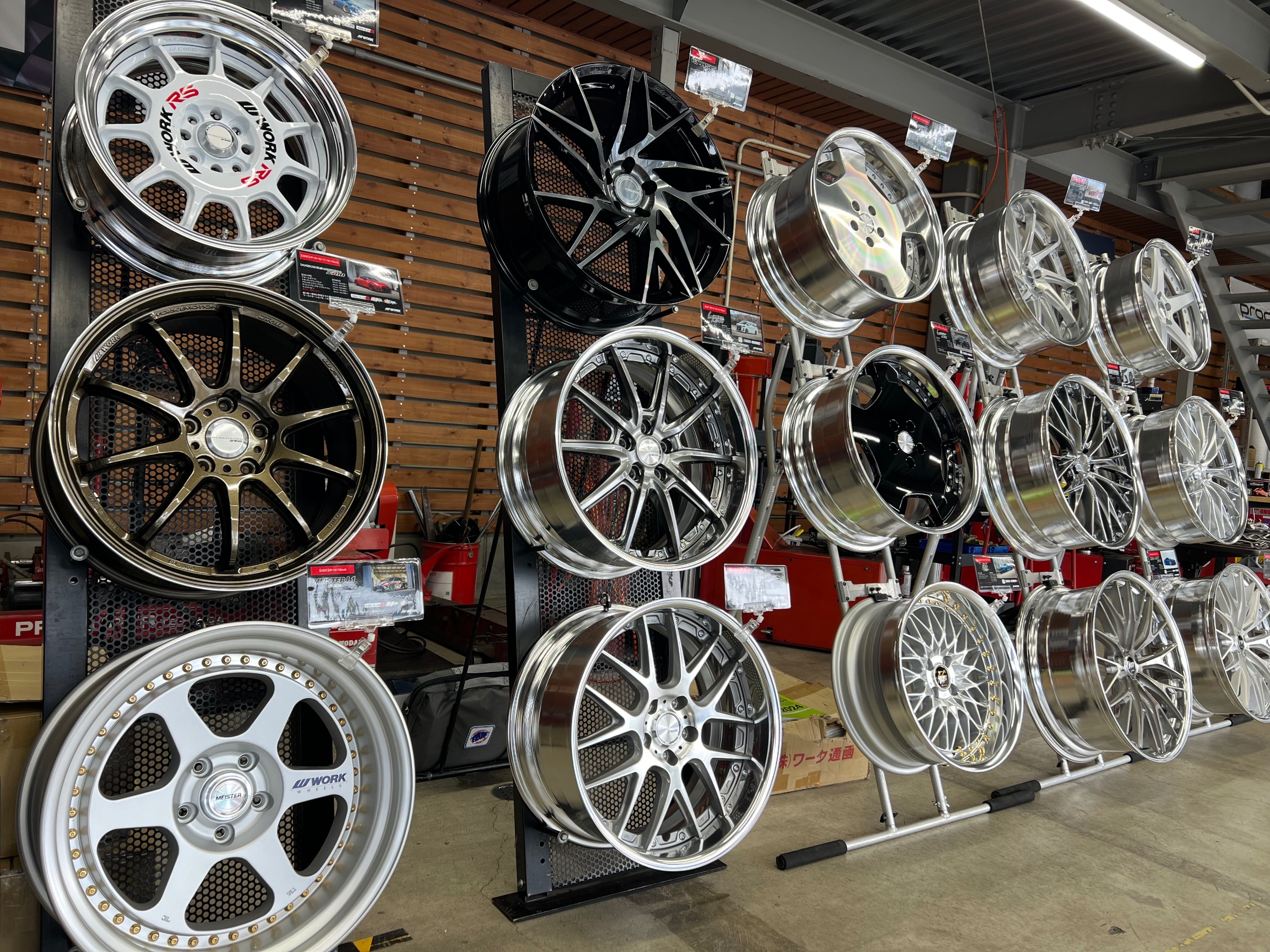 始まりました(*´˘`*)♡ 春のホイールフェア『WORK』&『RAYS』2メーカー合同開催！ガチンコホイール勝負！？ | ホイール ...