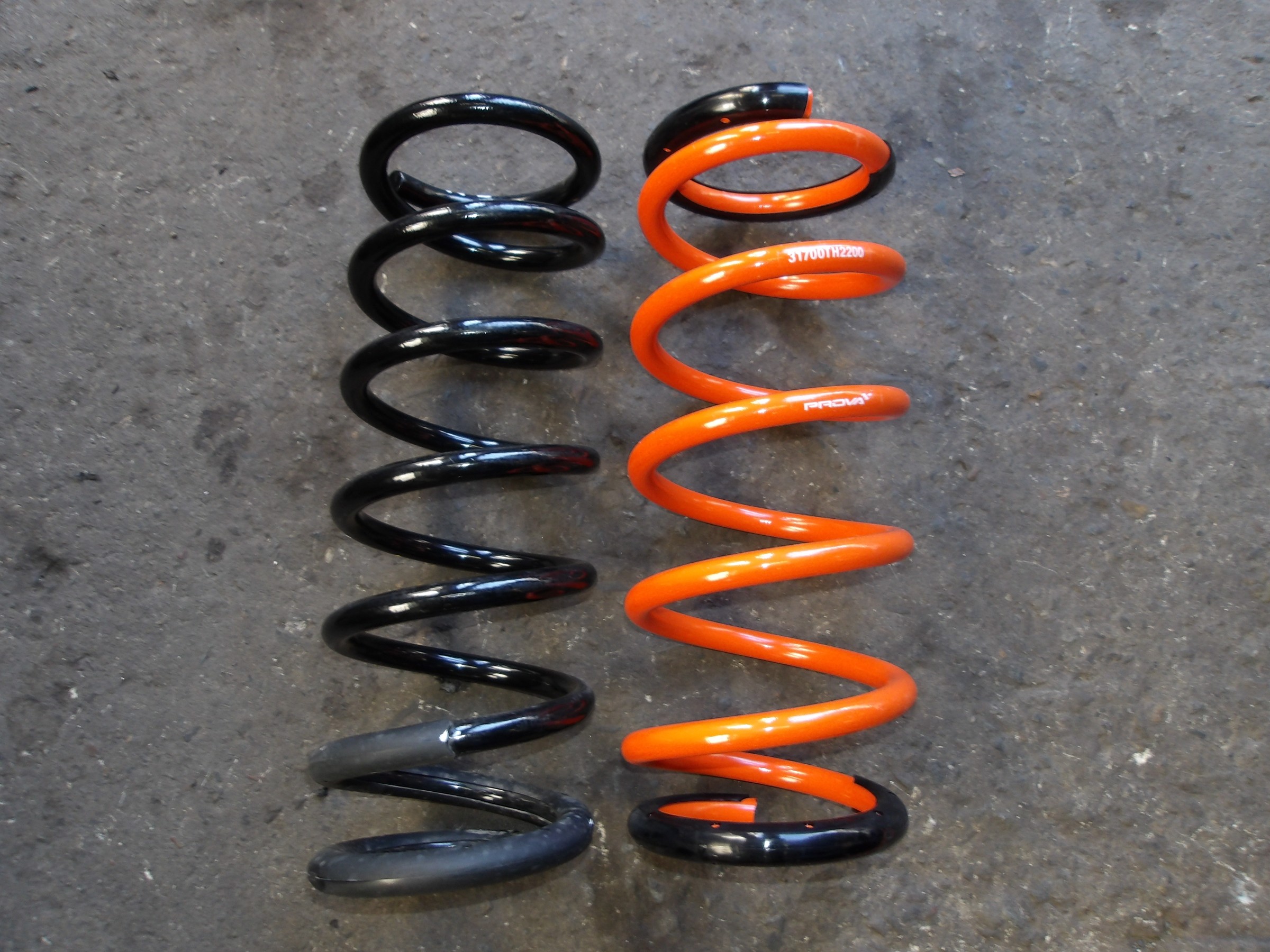 レヴォーグ（VNH）プローバ製スプリング「スポーツスプリング」装着（持込み）＆アライメント作業。 | スバル レヴォーグ 足まわり（サスペンション・ブレーキ） > サスペンションパーツ関連取付 ...