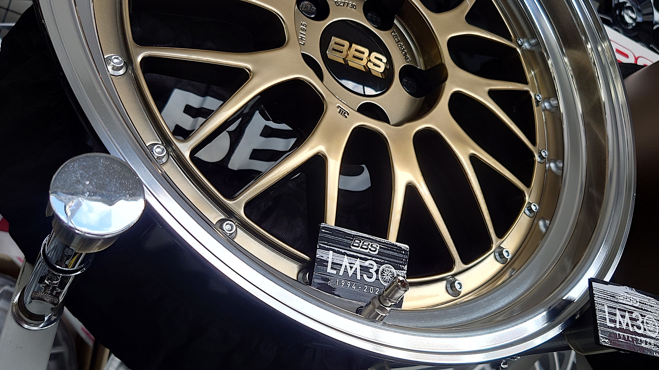 BBS LM “LM30周年記念モデル”「ダイヤモンドゴールド & BKBDリム」 期間限定で発売開始になりました | レクサス RC-F ホイール タイヤ > タイヤ・ホイール交換 ...