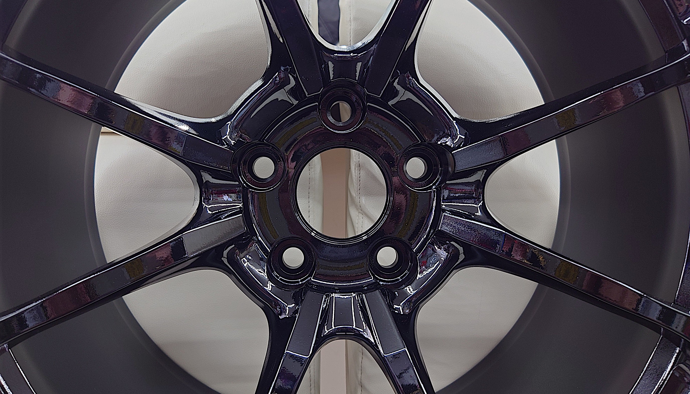 RAYS（レイズ）の 2024年 NEWモデル☆ ボルクレーシング「NE24 club sport」が来店 !! 1週間くらい滞在しています ♪ | ホイール タイヤ > タイヤ・ホイール交換 ...