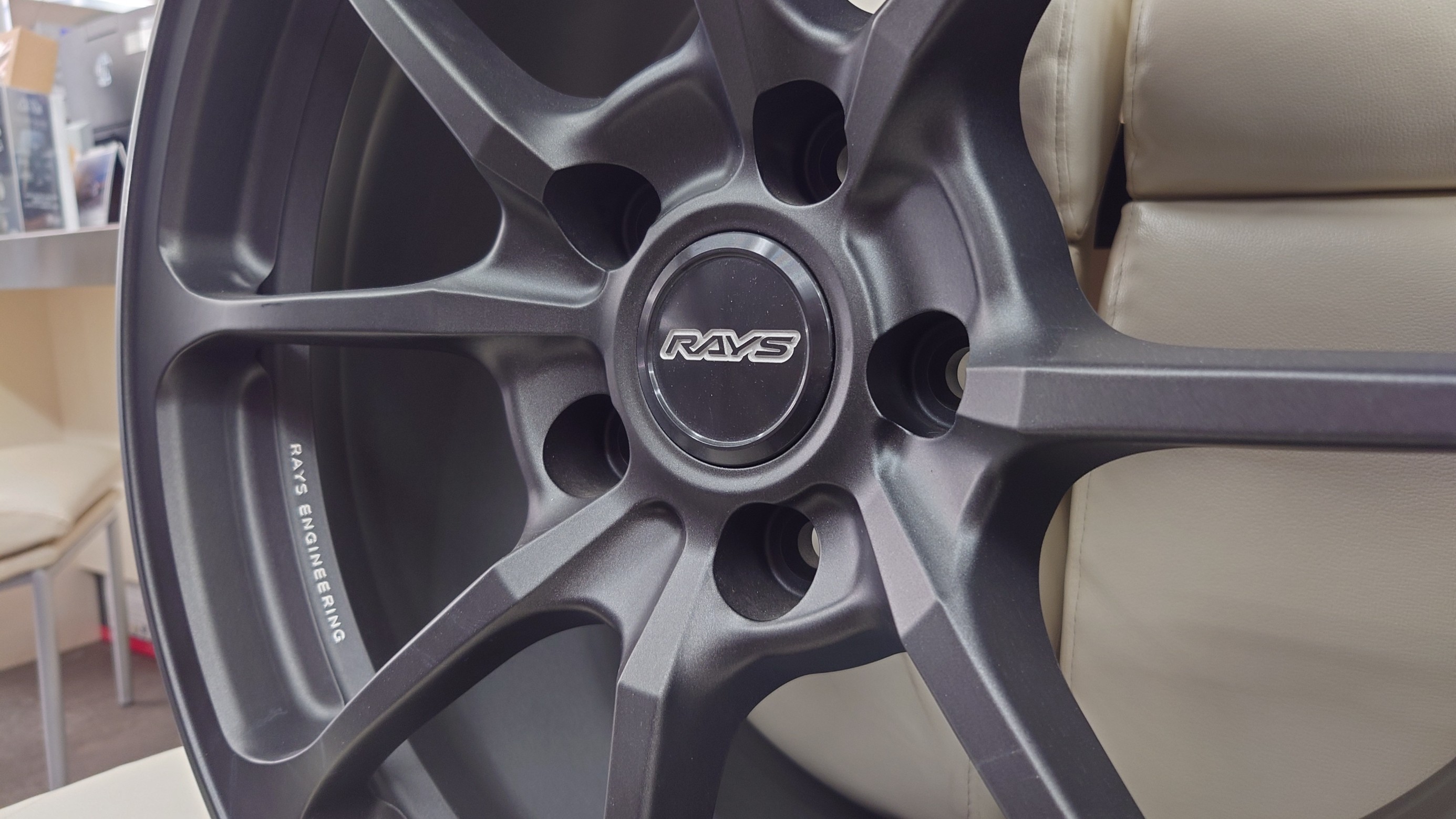 RAYS（レイズ）の 2024年 NEWモデル☆ ボルクレーシング「NE24 club sport」が来店 !! 1週間くらい滞在しています ♪ | ホイール タイヤ > タイヤ・ホイール交換 ...