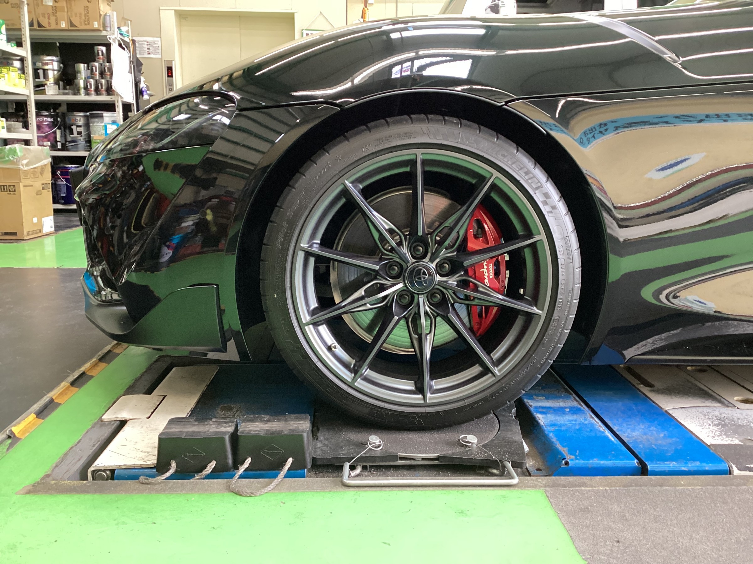 トヨタ GRスープラ 【 ダウンサスペンション 】取付作業～～♬ 国産車の足回り作業はコクピットにお任せください | トヨタ スープラ 足まわり（サスペンション・ブレーキ） 足まわり ...