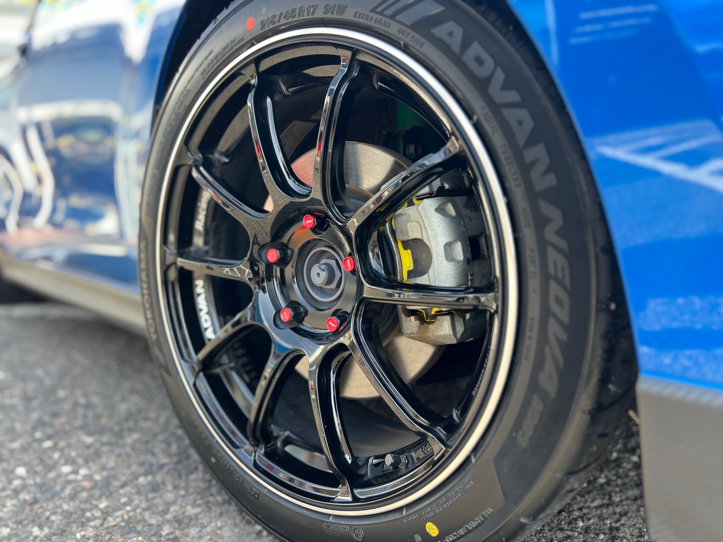 スイフトスポーツ カスタマイズ事例：ZC33S × アドバンレーシング ADVAN Racing RZⅡ | オーナーズカーインデックス | カスタマイズカー紹介 | コクピット 荒井 | お ...