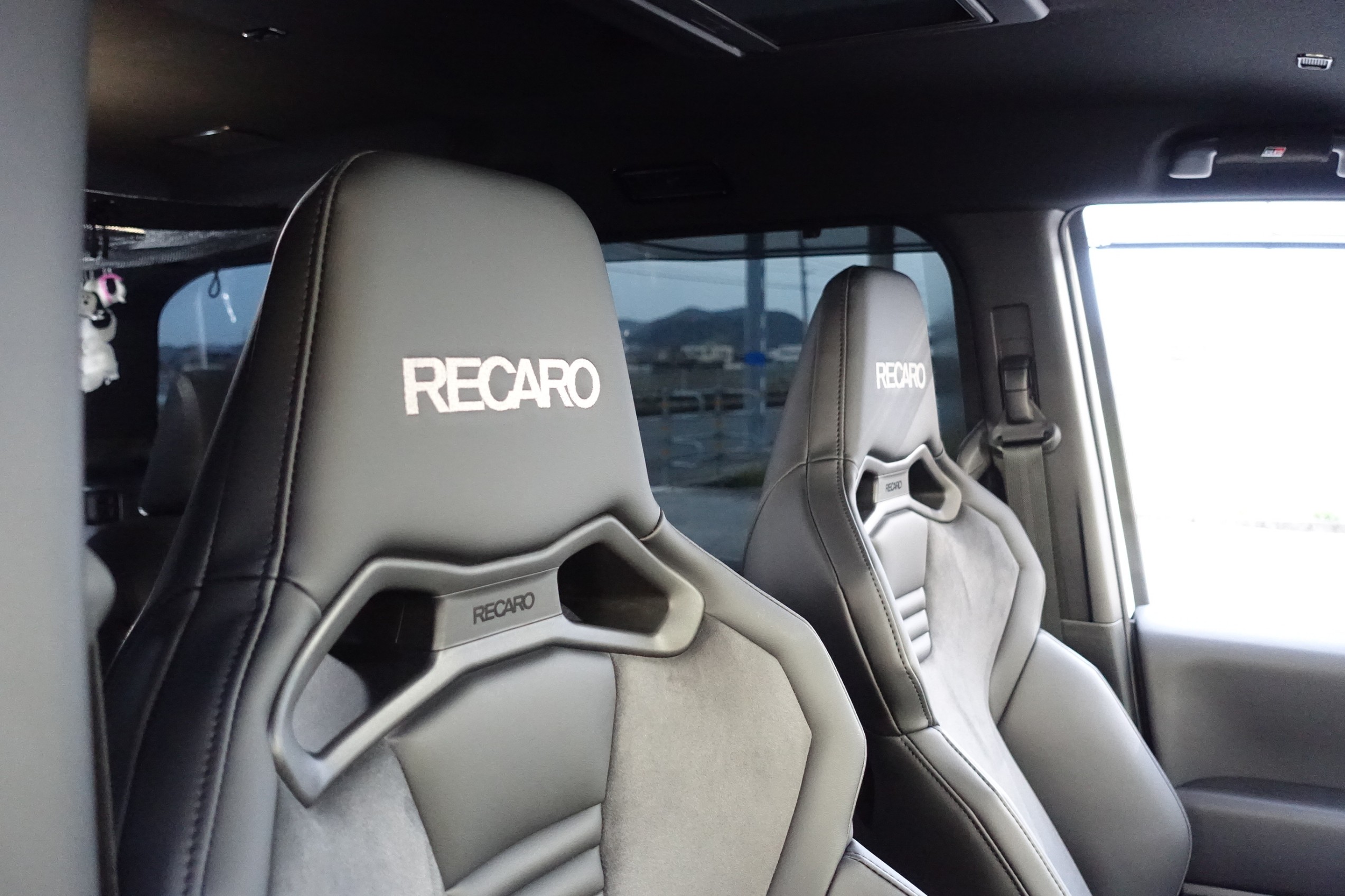 話題の新商品「RECARO SR-S & SR-C」が大量入荷！ | 店長アサコのブログ | コクピット 55 | 車のカスタマイズにかかわる ...