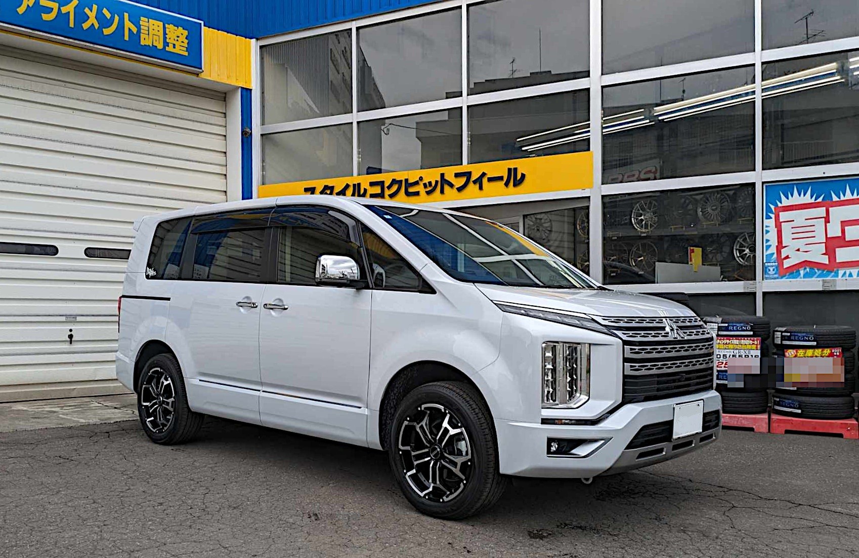 RAYS（レイズ）TEAM DAYTONA（チーム デイトナ）DS5 の装着作業 ／ 三菱 デリカD:5 | 三菱 デリカD：5 ホイール タイヤ > タイヤ・ホイール交換 | Feel ...