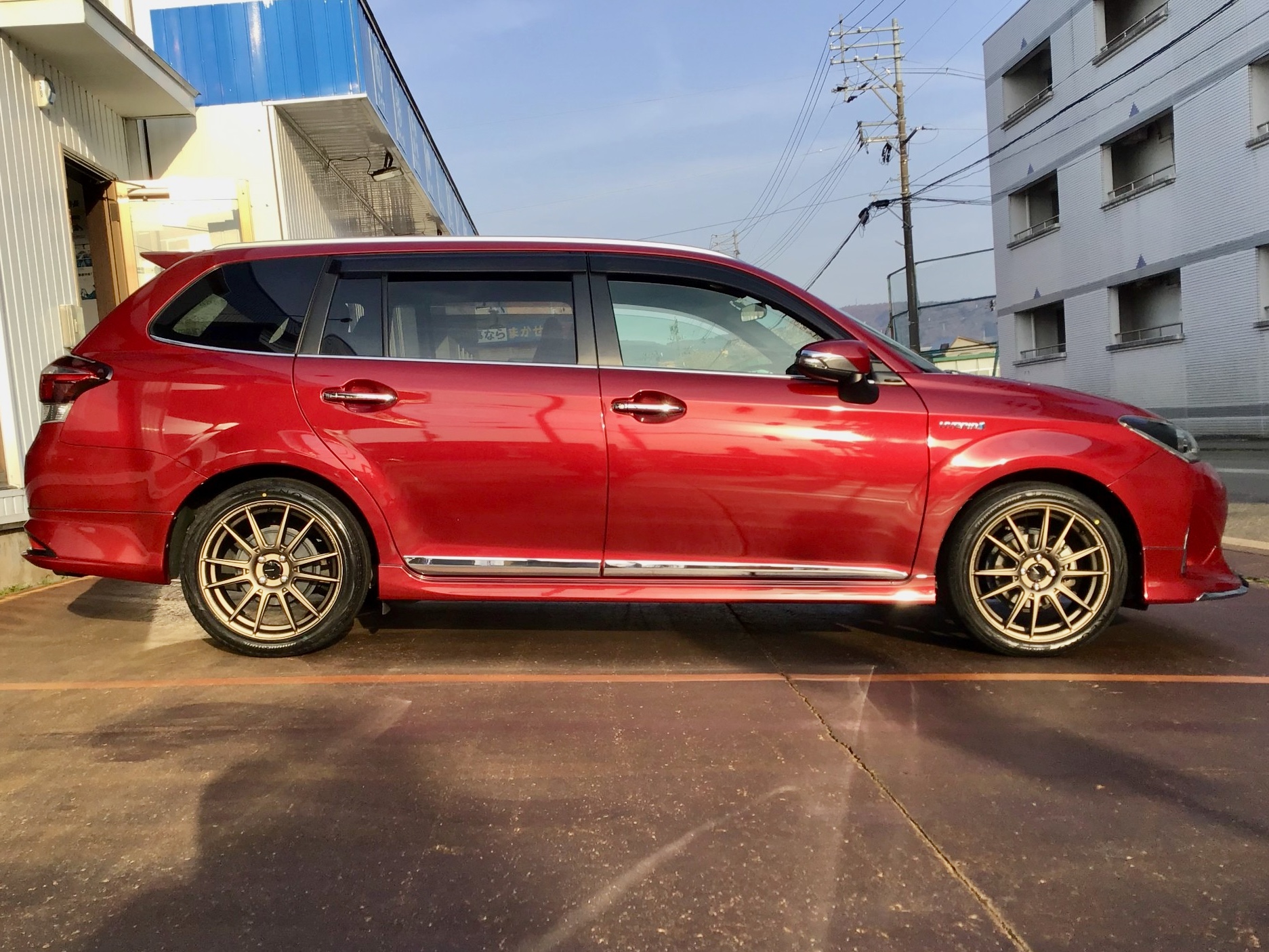 カローラフィールダーにWedsSport SA-62R × レグノGR-XⅢ | オーナーズカーインデックス | カスタマイズカー紹介 | コクピットロフト 長岡川崎店 | お客さまの車高調 ...