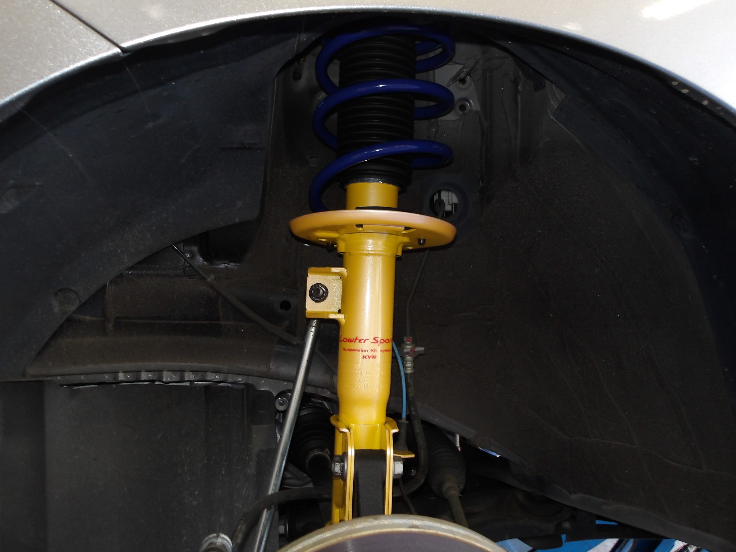 スイフトスポーツ（ZC33S）KYB製「ローファースポーツL･H･S サスペンションキット」装着＆アライメント作業。 | スズキ スイフトスポーツ 足まわり（サスペンション・ブレーキ ...