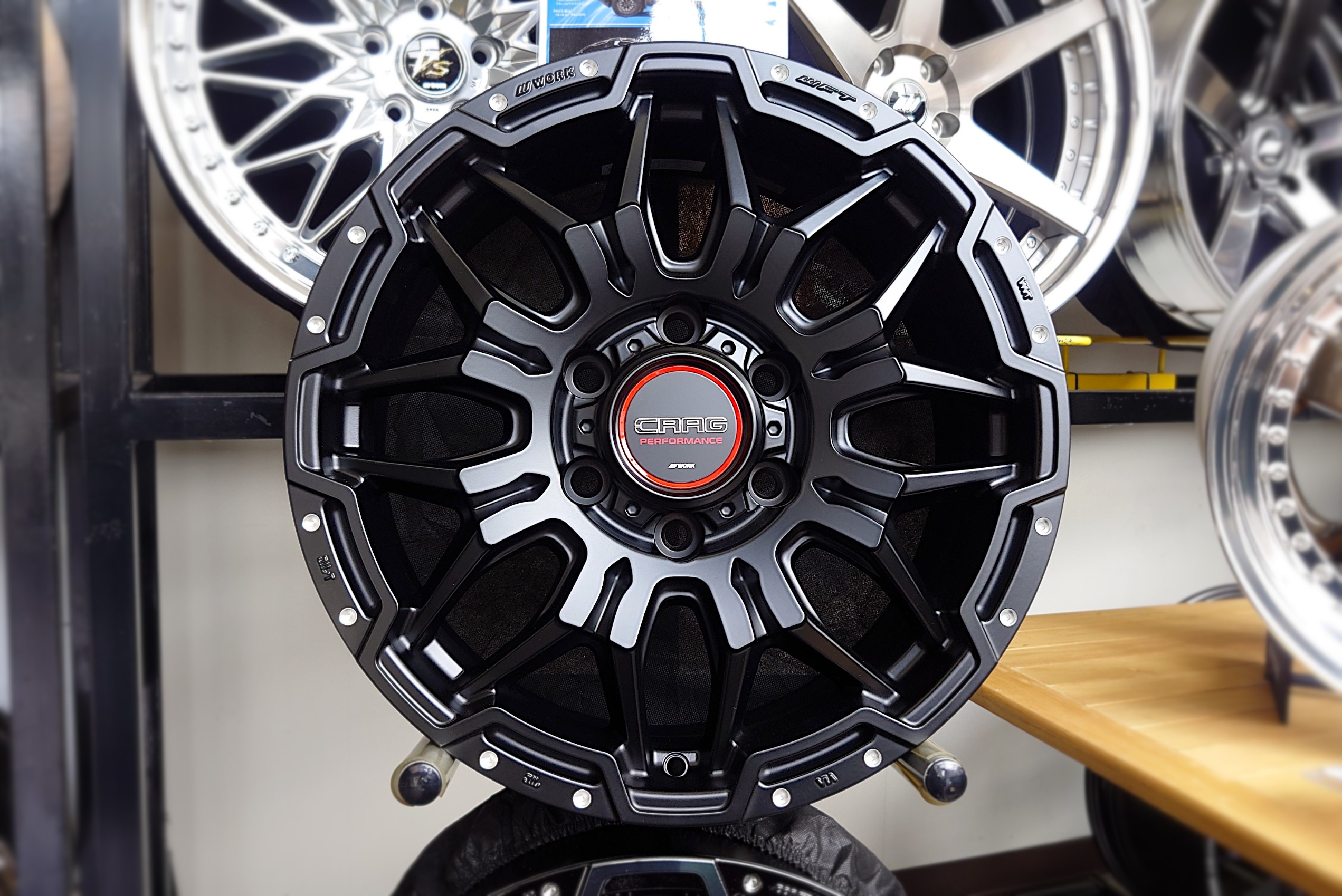 トヨタ ランドクルーザー 250 に「ピッタリお似合い」で「納期も早め」で「素敵な」ホイール♪ WORK（ワーク） CRAG LCG（クラッグ･エルシージー）展示中です。 | トヨタ ランド ...