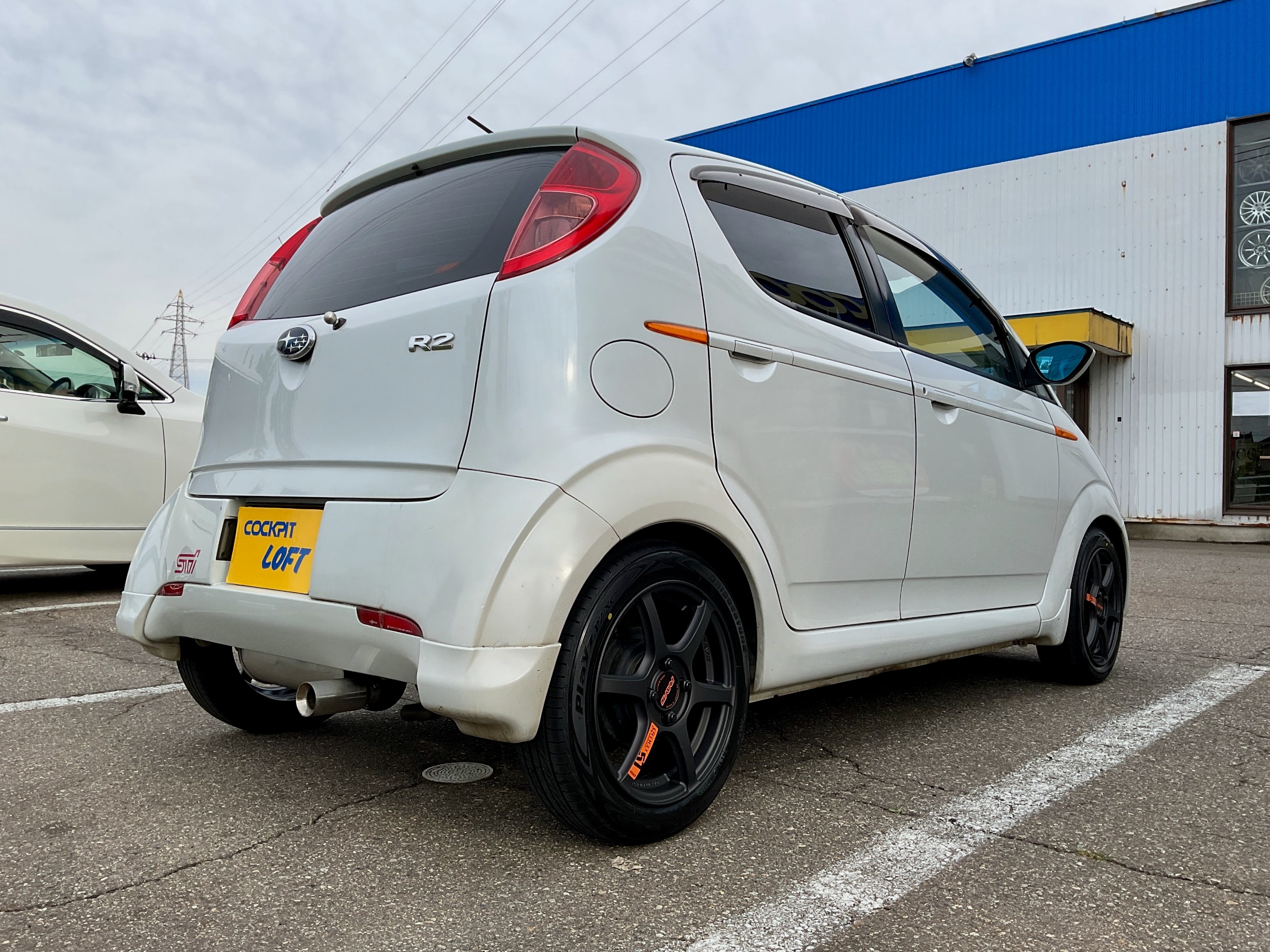 スバルR2にRAYSグラムライツ57C6 Spec D＆プレイズPZ-XCをセットアップ | オーナーズカーインデックス | カスタマイズカー ...