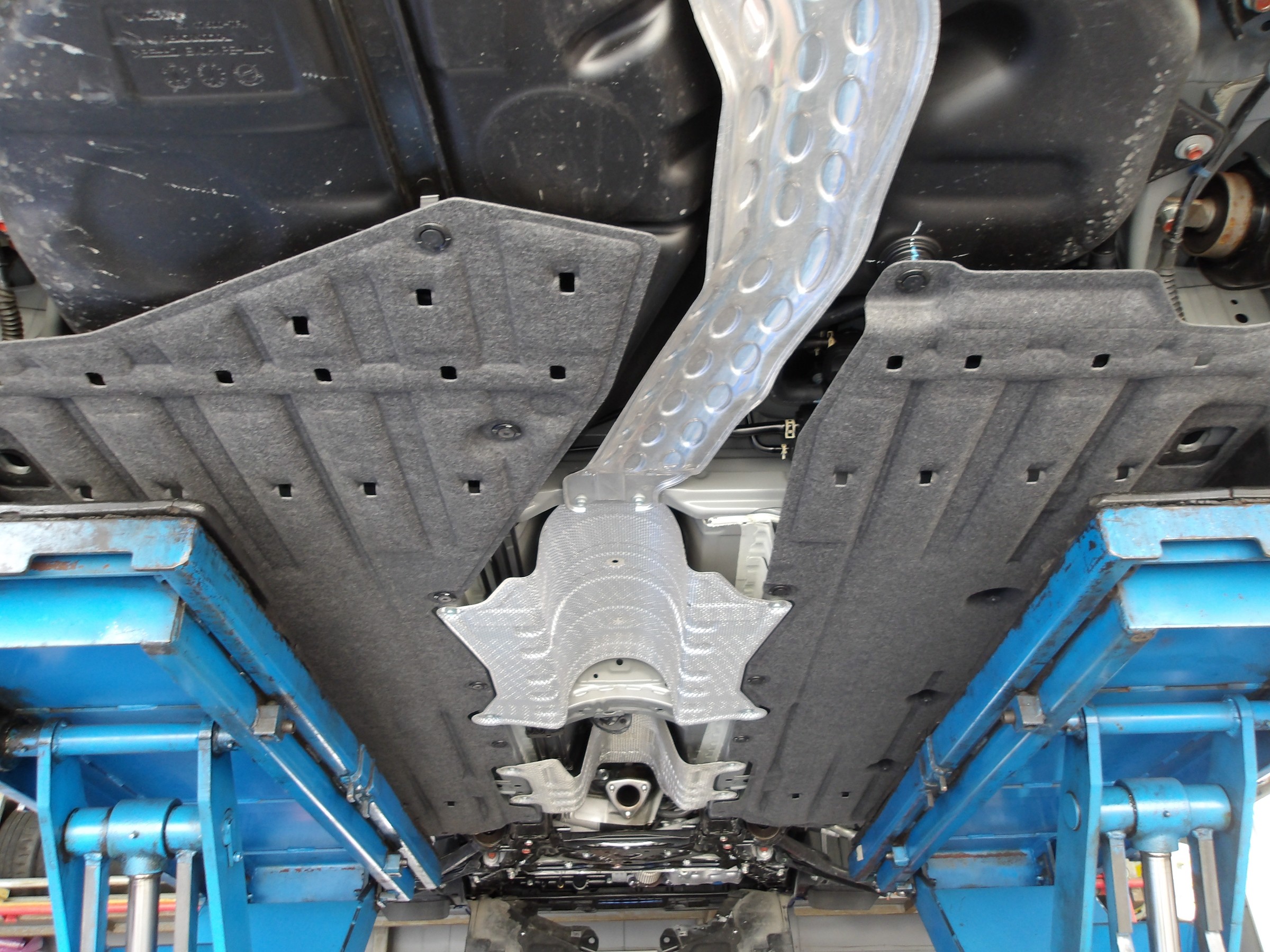 シビック（FL1）スプーン製「N1マフラーキット（保安基準適合）」装着。 | ホンダ シビック 吸・排気系 HID・LED（その他電装系） > マフラー交換 | 作業日誌 | コクピット 川越 ...