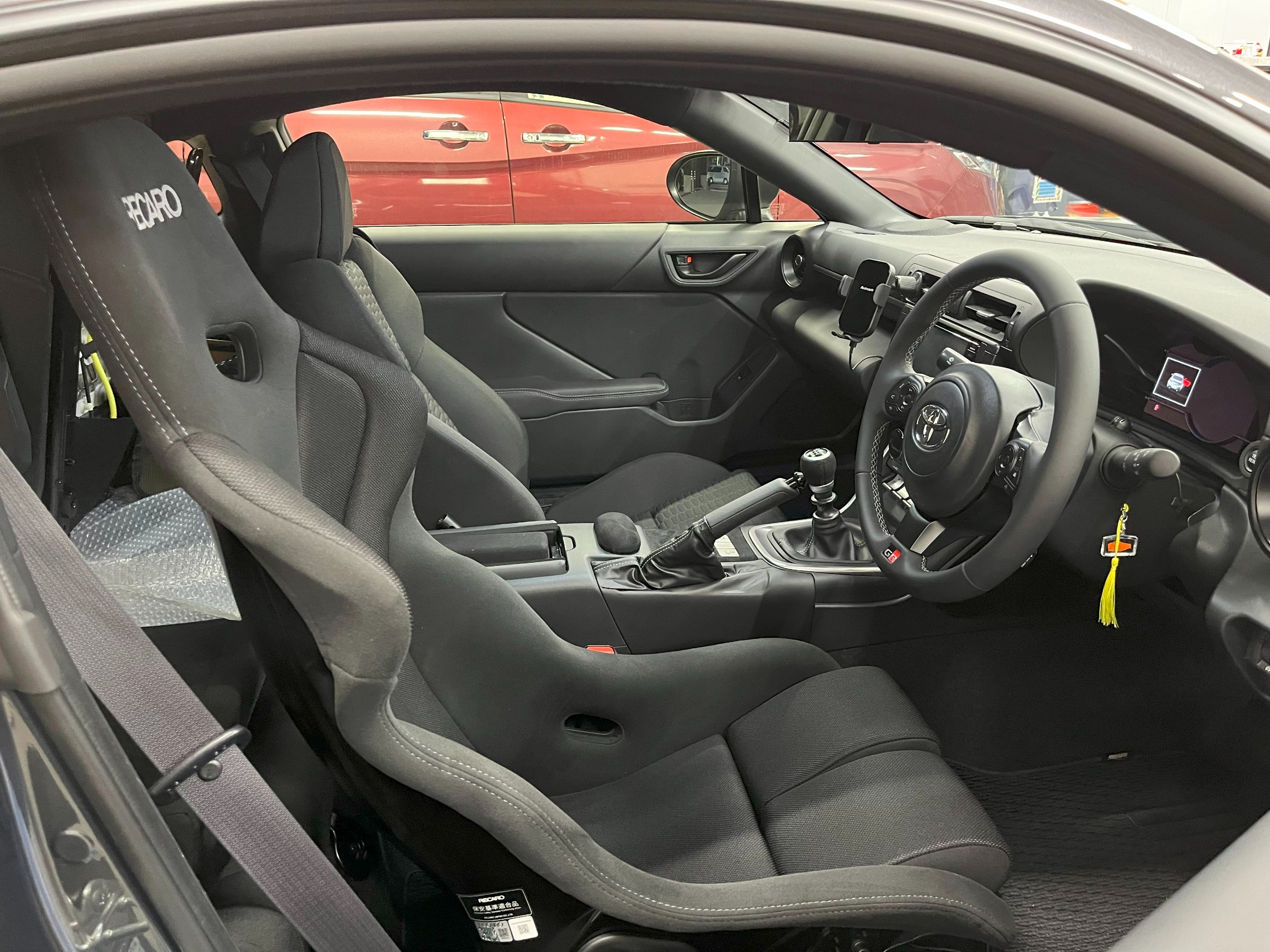 GR86 ZN8 RC “RECARO RS-G”装着 | 取り付け事例 | コクピット21世田谷 | お店の取付加工事例紹介