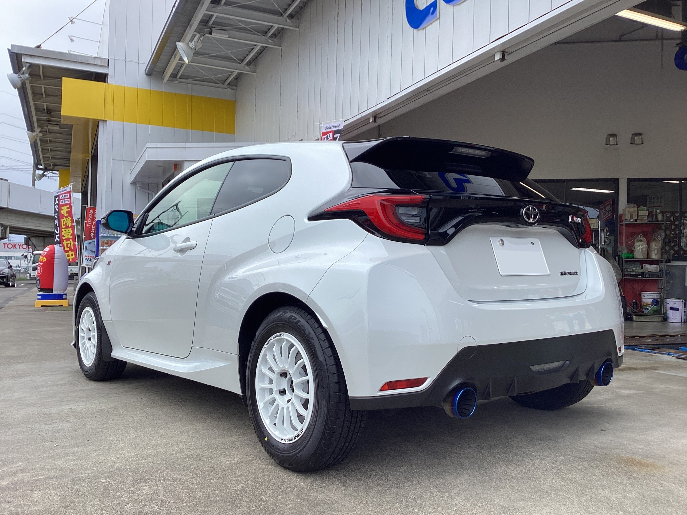 GRヤリスRC GXPA16 タイヤ＆ホイール交換！ | トヨタ GRヤリス タイヤ | カスタマイズ別ショーケース | コクピット 名取 | お店の取付加工事例紹介