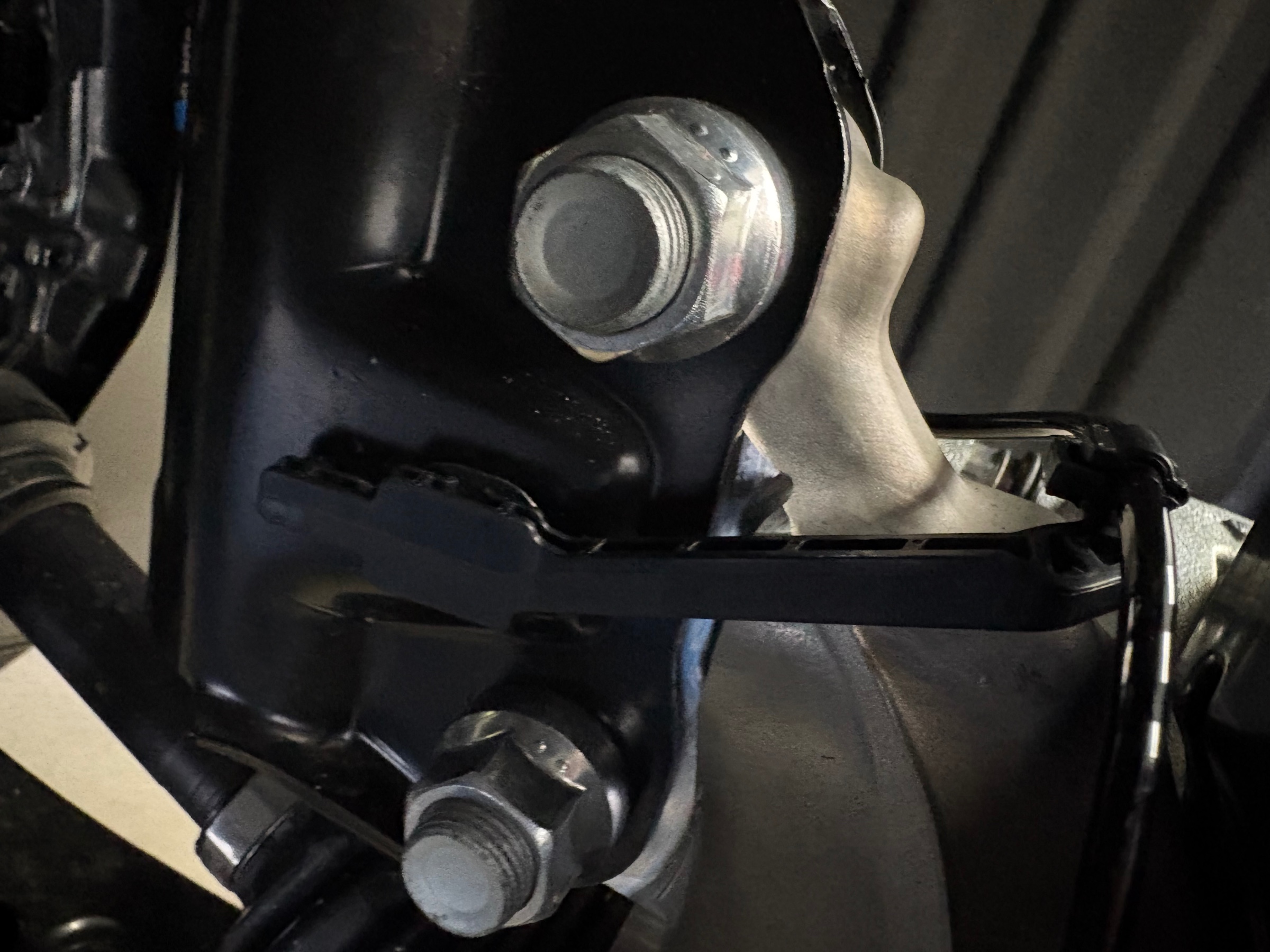 TOYOTA CROWN SPORT RSR Ti2000 Half Down | 取り付け事例 | コクピット21世田谷 | お店の取付加工事例紹介