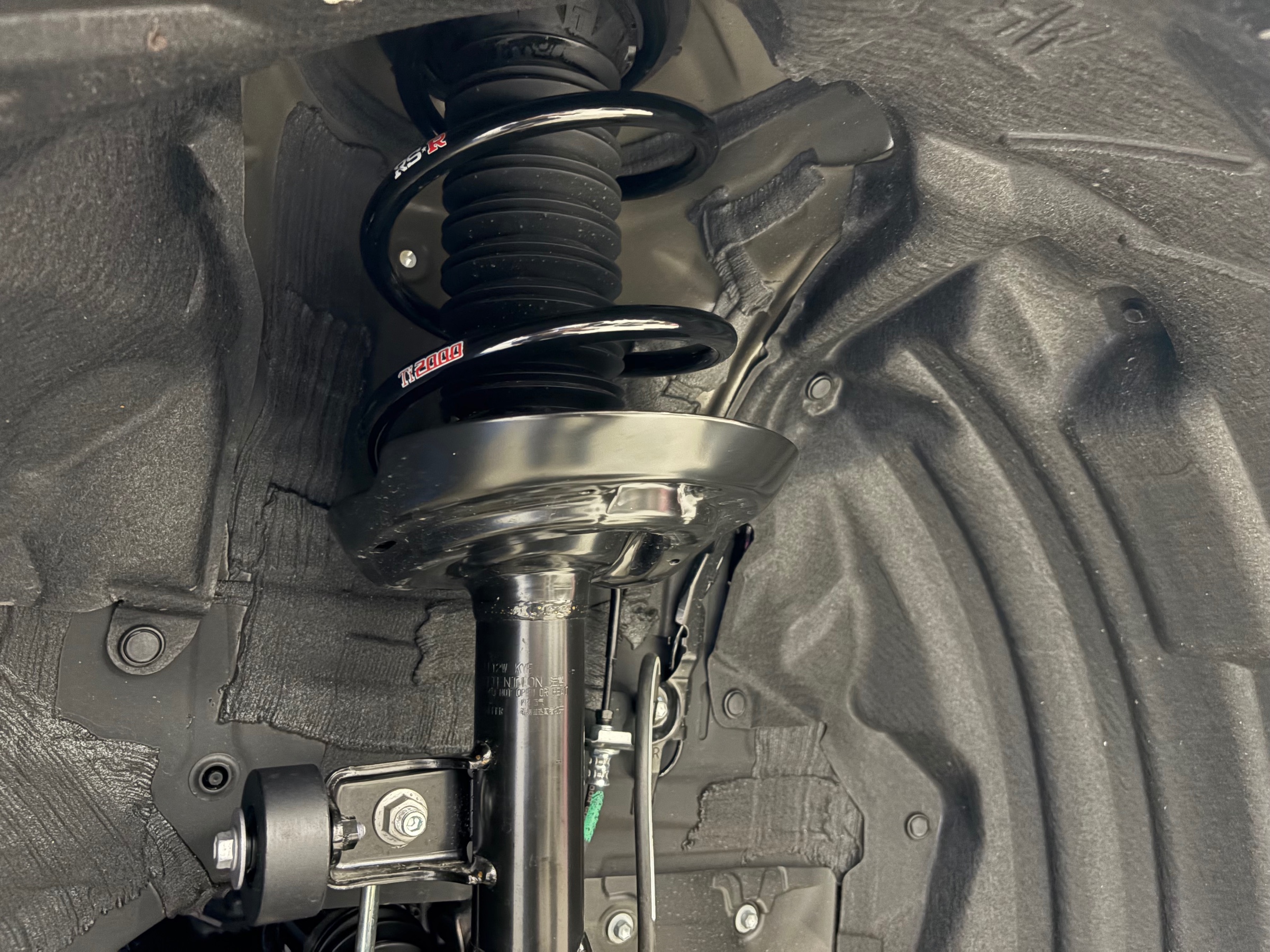 TOYOTA CROWN SPORT RSR Ti2000 Half Down | 取り付け事例 | コクピット21世田谷 | お店の取付加工事例紹介