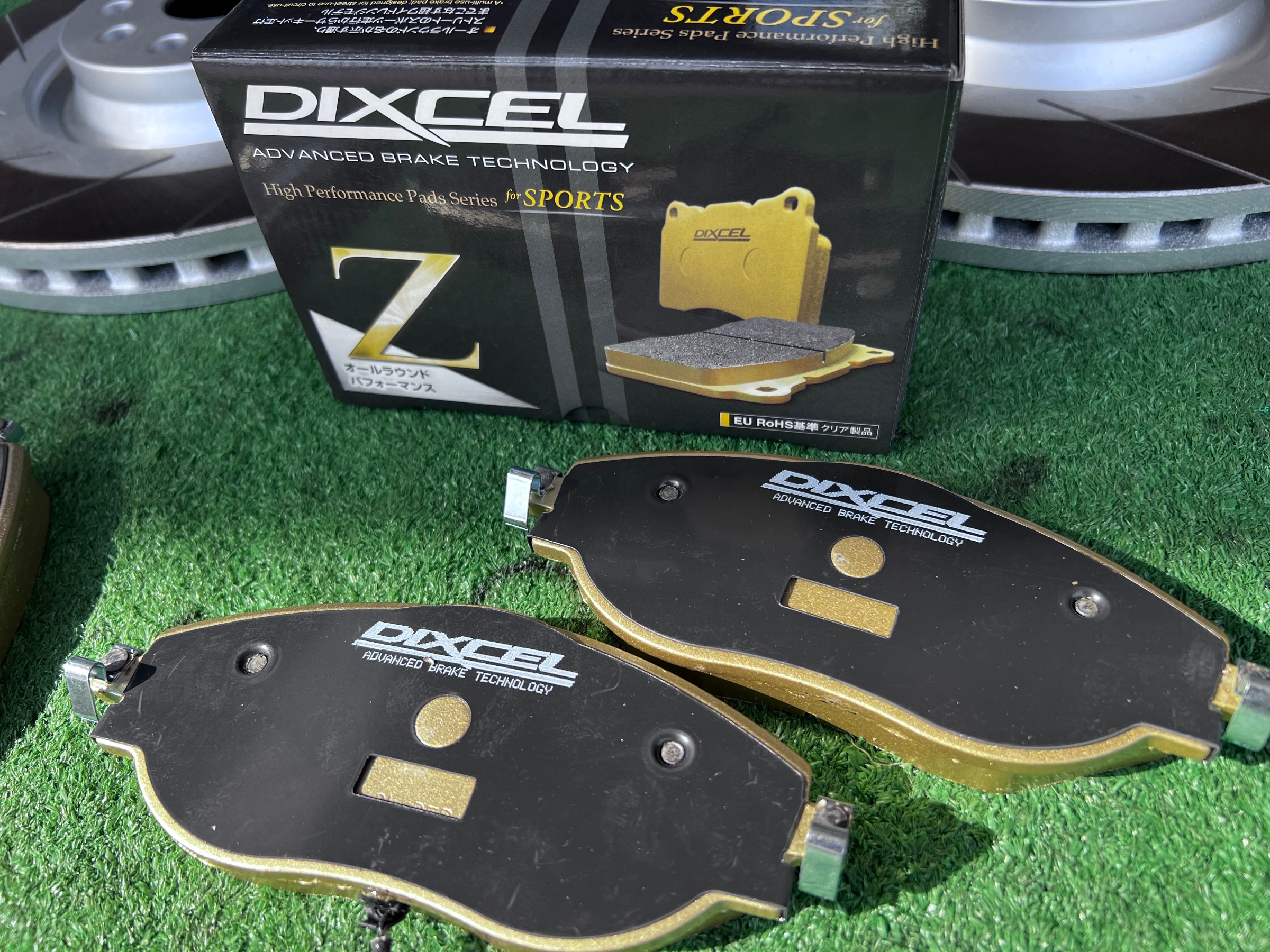 DIXCEL ディクセル ブレーキパッド交換《 ルノー トゥインゴ × DEXCEL Mタイプ & VW ゴルフ7.5R × Zタイプ ＋ FSローター（スリット増しマシ ...