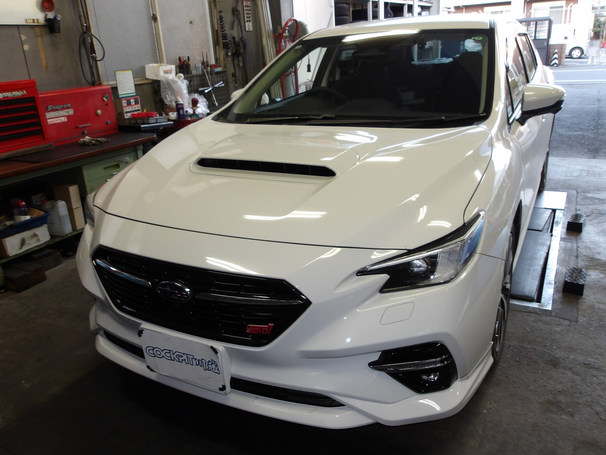 レヴォーグ（VN5）ブリヂストンタイヤスタッドレス「ブリザック VRX3」装着。 | スバル レヴォーグ タイヤ タイヤ > タイヤ交換 | 作業日誌 | コクピット 川越 | お店の得意技紹介