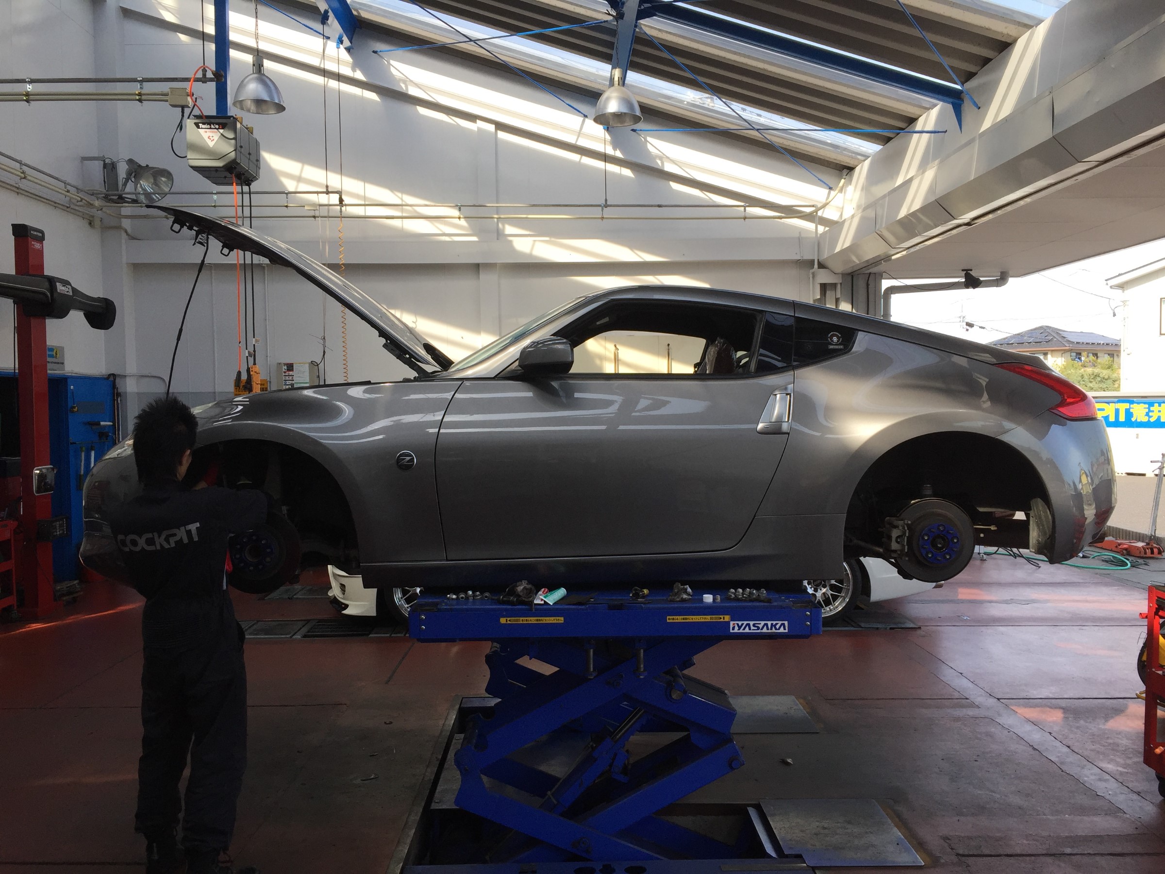 DIXCEL Z-Type × フェアレディZ Z34 | 日産 フェアレディZ | スタッフ 日記 | コクピット 荒井 | 車のカスタマイズにかかわるスタッフより