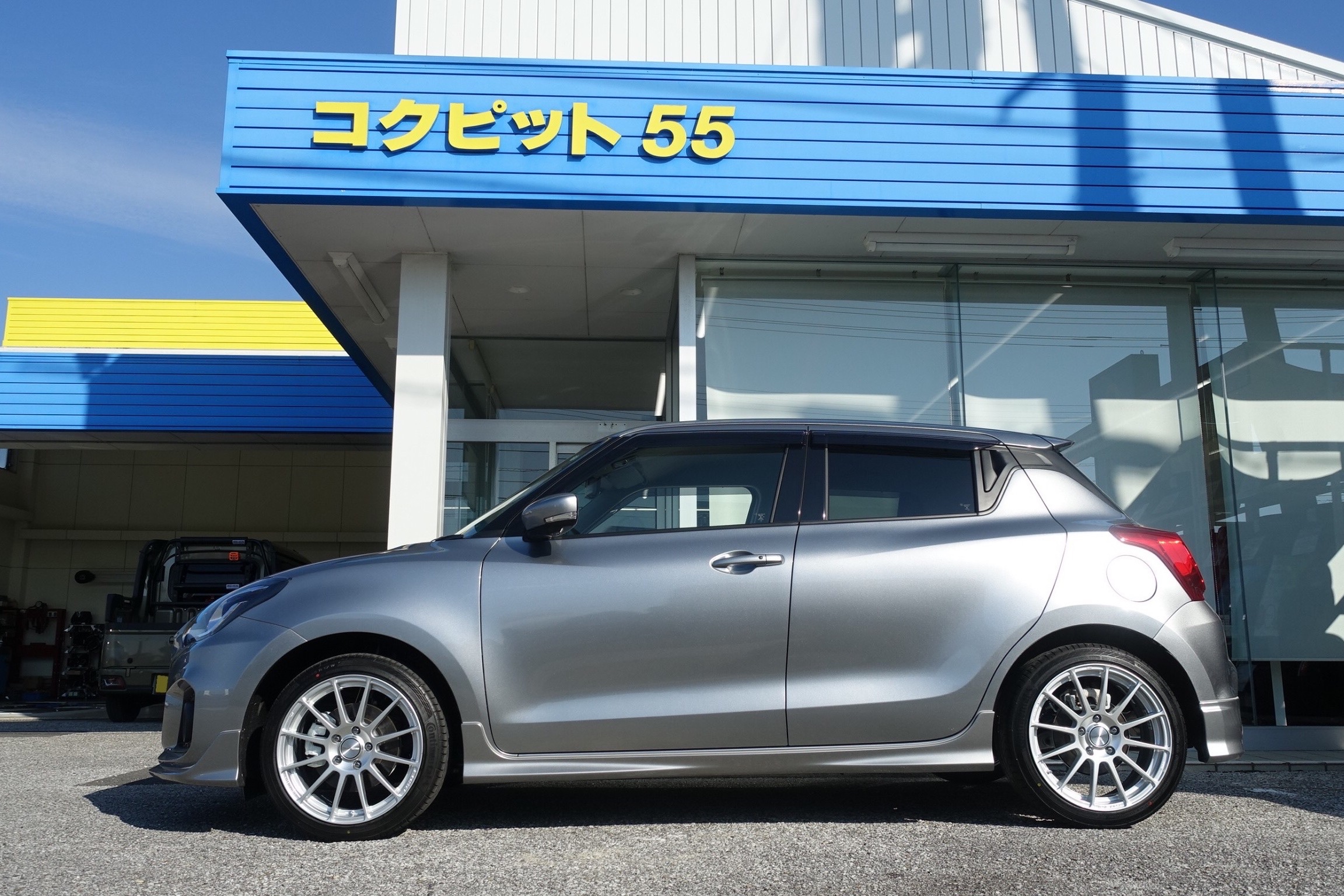 飽きのこないシンプルなデザインが人気の理由！スズキ スイフトスポーツ（ZC33）に「ENKEI PF03」の取り付け！ | スズキ スイフト スポーツ | 店長アサコのブログ | コクピット ...