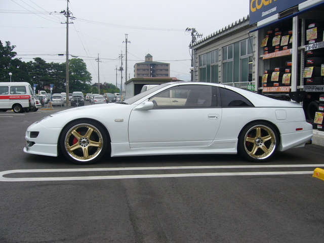 駐車場で一番目立っているZ32 バージョン2 | オーナーズカーインデックス | カスタマイズカー紹介 | コクピット 西部 | お客さまの車 ...