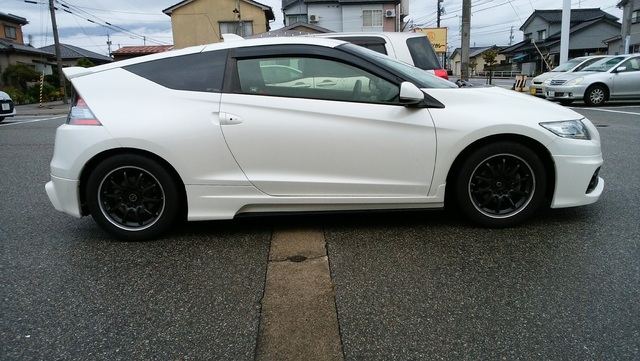 N様 CR-Z （ZF2） | オーナーズカーインデックス | カスタマイズカー紹介 | コクピット 魚津 | お客さまの車高調、ドレスアップ、カスタマイズなど加工取付事例車両の紹介