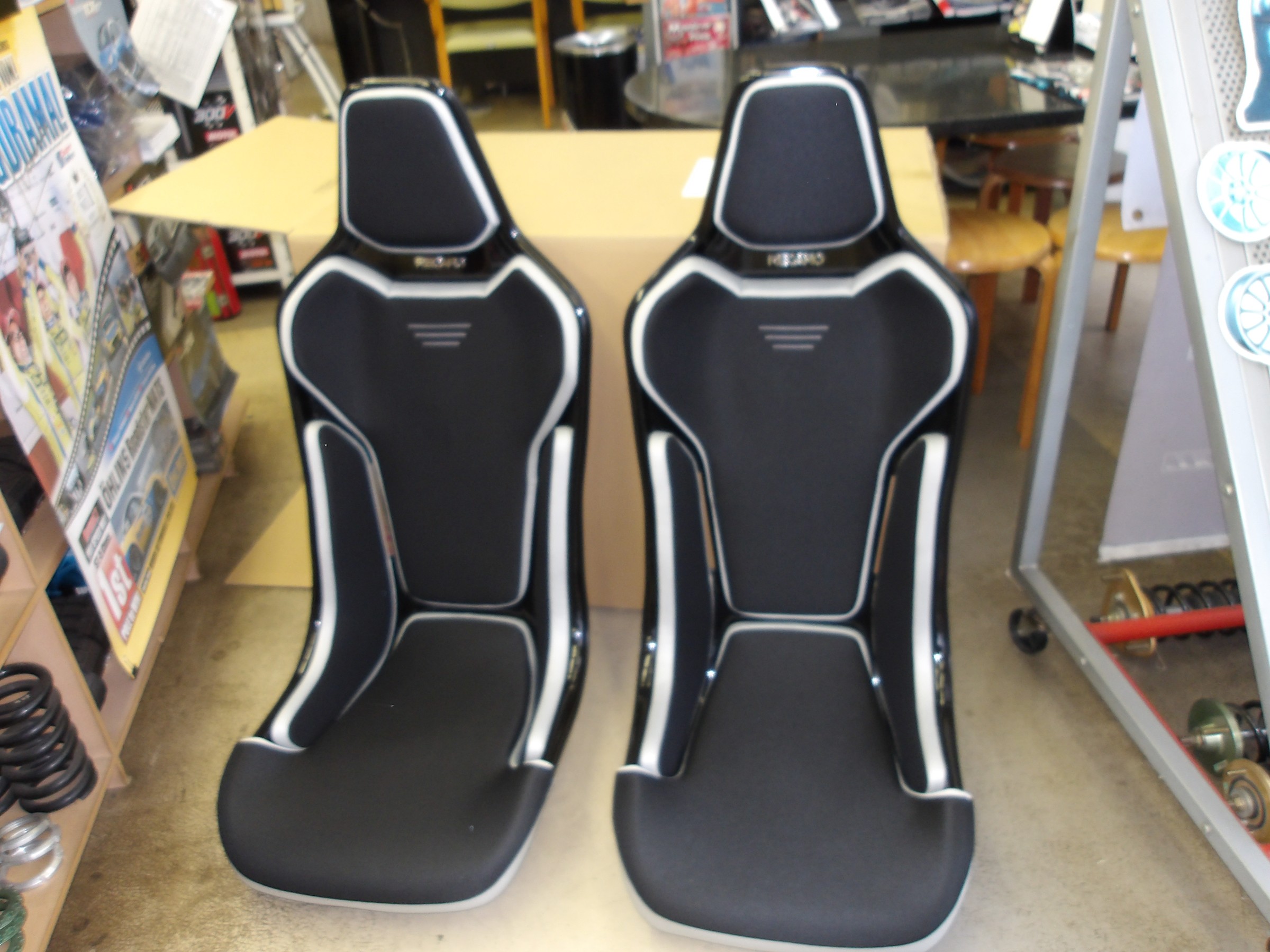 キャロル（AC6P）レカロ製コンフォートバケットシート「RCS」装着（左右） | マツダ キャロル インテリア インテリア > シート交換 | 作業日誌 | コクピット 川越 | お店の得意技紹介