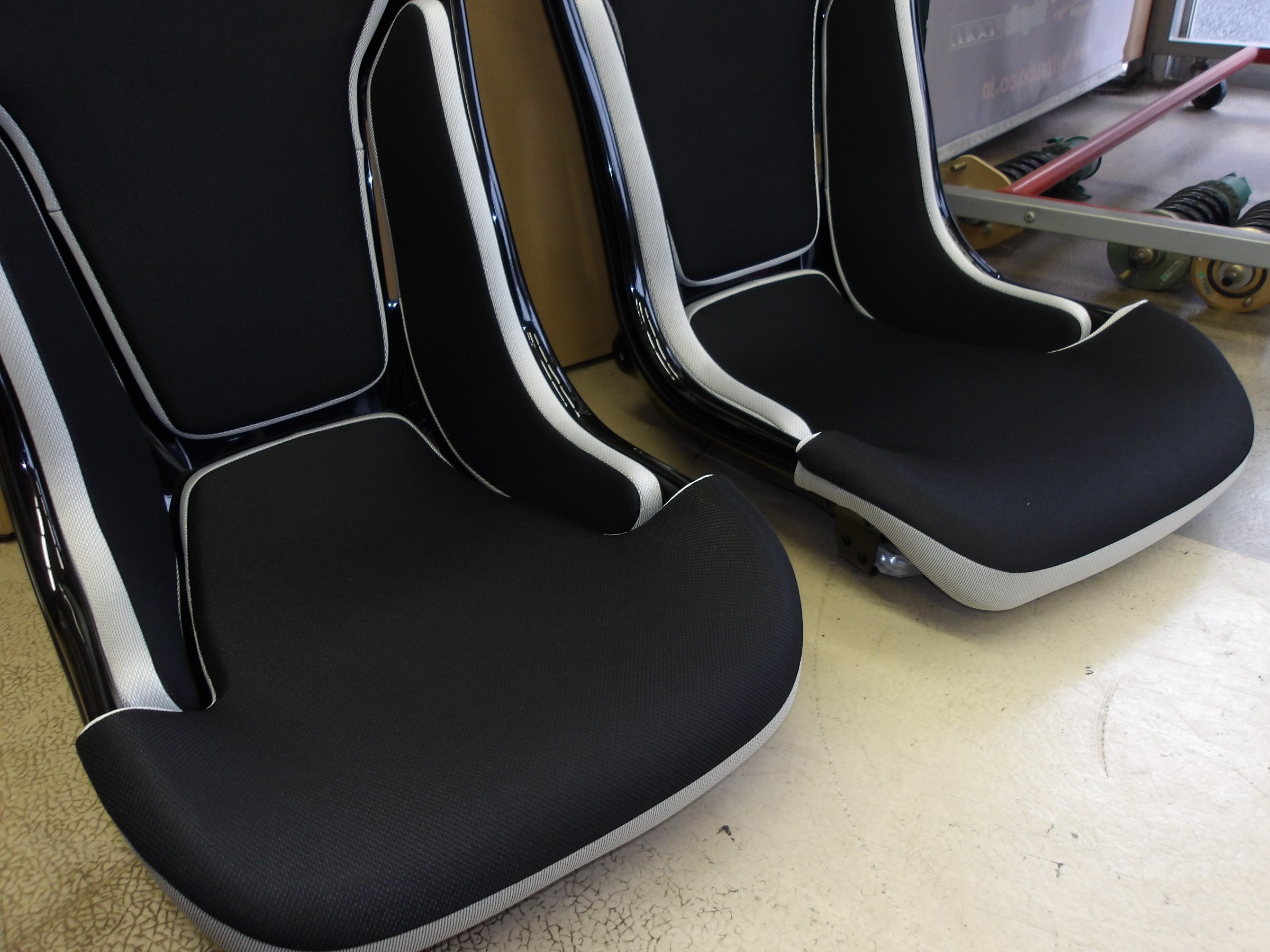 キャロル（AC6P）レカロ製コンフォートバケットシート「RCS」装着（左右） | マツダ キャロル インテリア インテリア > シート交換 | 作業日誌 | コクピット 川越 | お店の得意技紹介