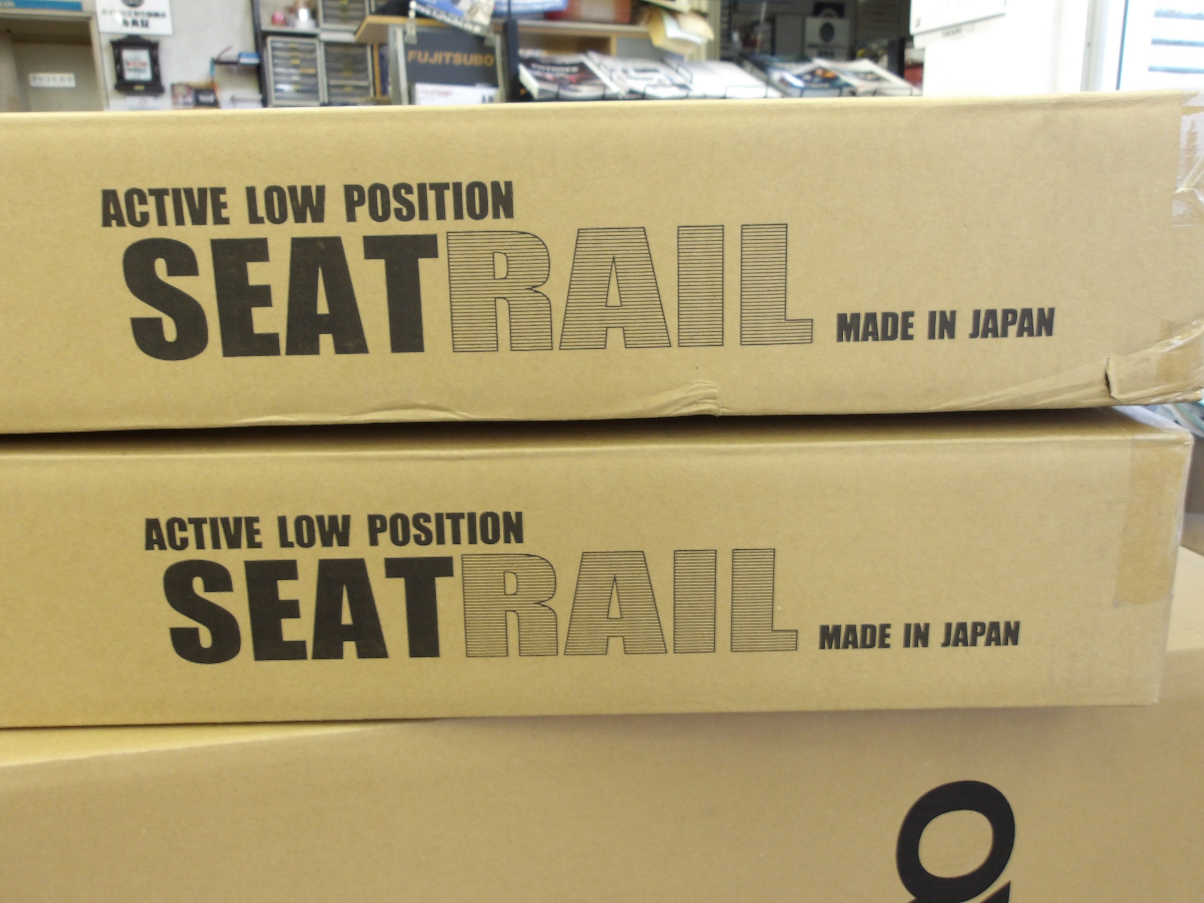 キャロル（AC6P）レカロ製コンフォートバケットシート「RCS」装着（左右） | マツダ キャロル インテリア インテリア > シート交換 | 作業日誌 | コクピット 川越 | お店の得意技紹介