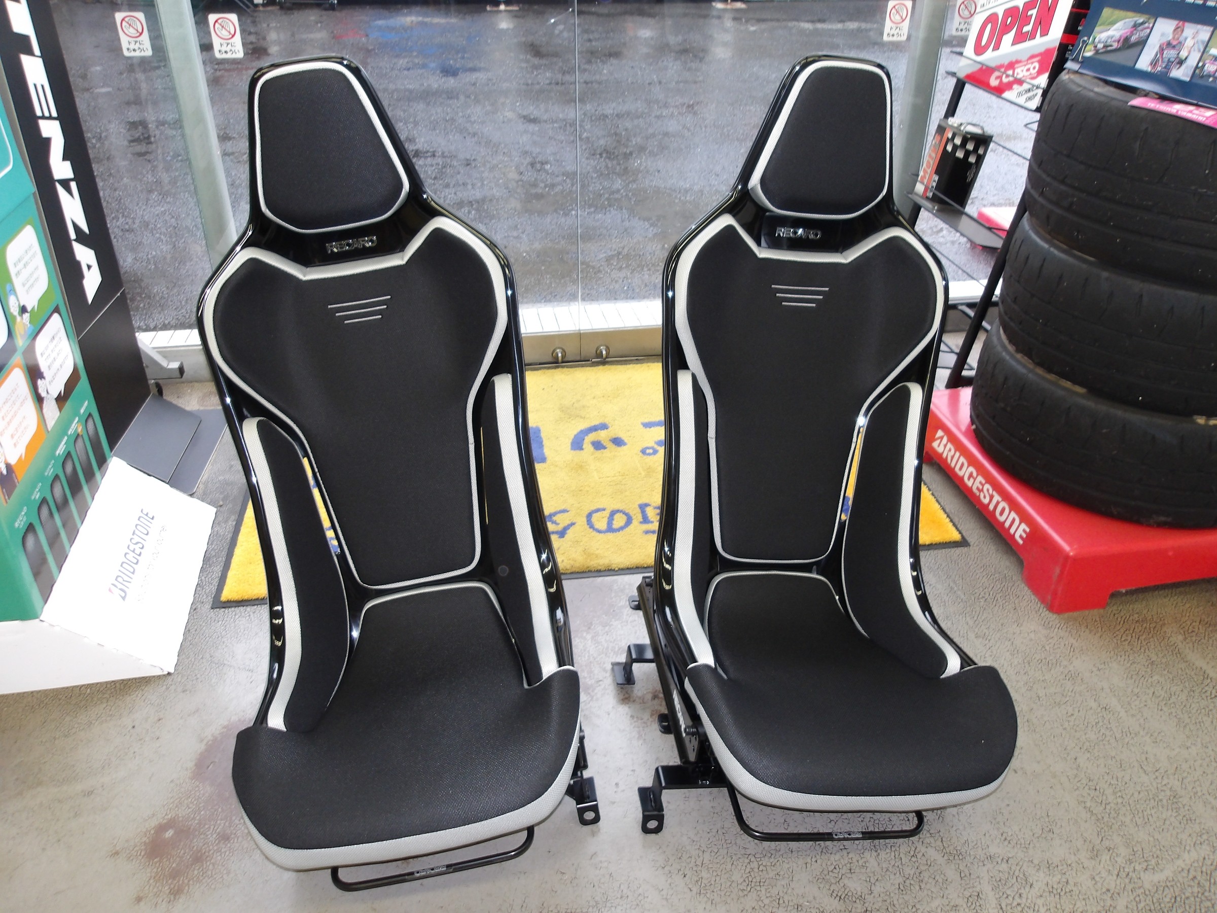 キャロル（AC6P）レカロ製コンフォートバケットシート「RCS」装着（左右） | マツダ キャロル インテリア インテリア > シート交換 | 作業日誌 | コクピット 川越 | お店の得意技紹介