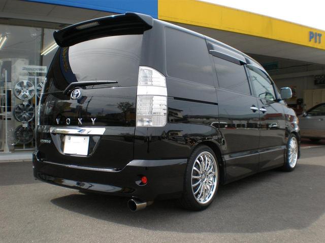 トヨタ VOXY [AZR60後期] | オーナーズカーインデックス | カスタマイズカー紹介 | コクピット 荒井 | お客さまの車高調 ...