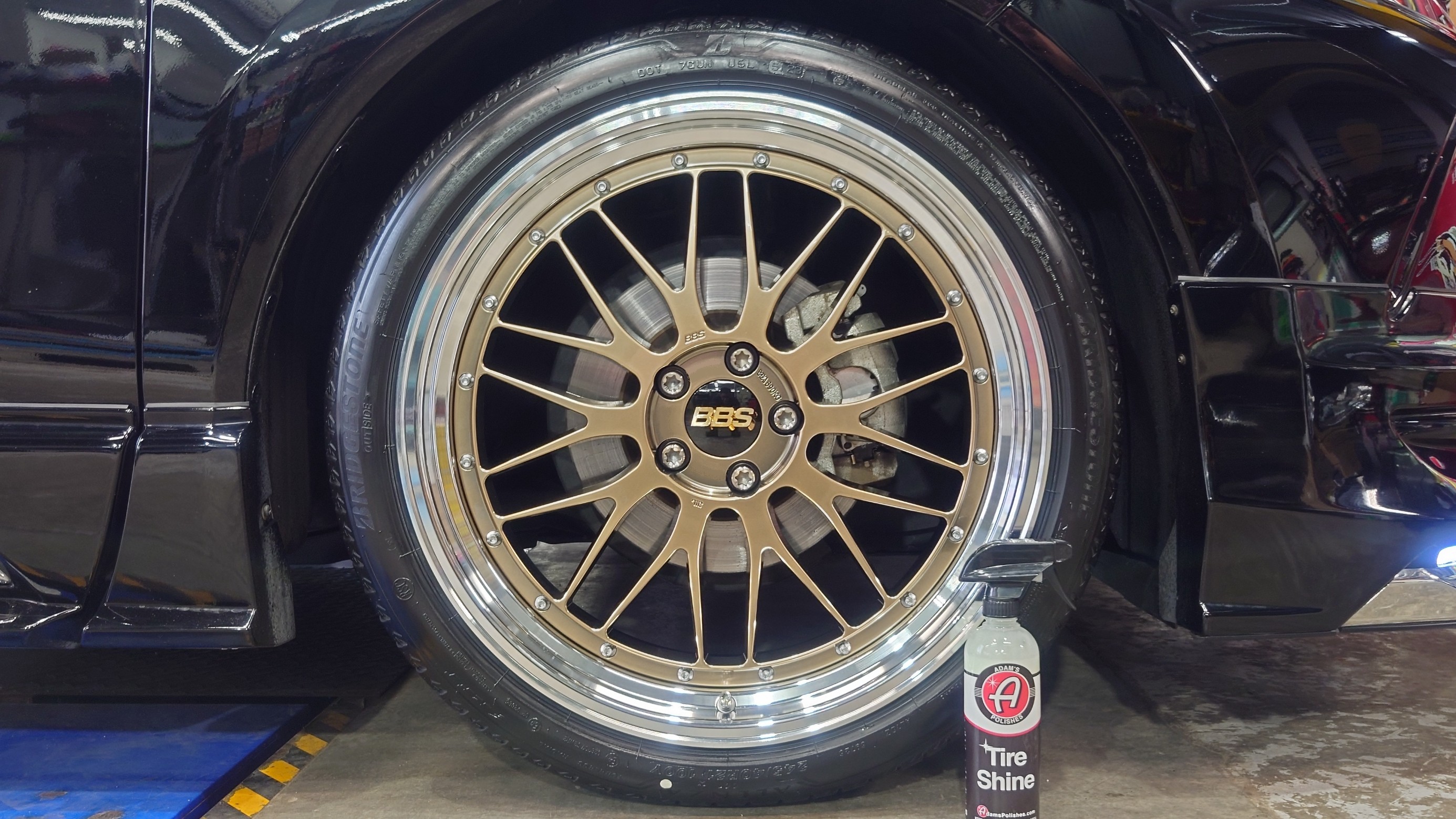 BBS LM “LM30周年記念モデル”「ダイヤモンドゴールド & BKBDリム」& ブリヂストン アレンザ 001 の装着作業 ／ トヨタ ハリアー ハイブリッド | トヨタ ハリアー ...