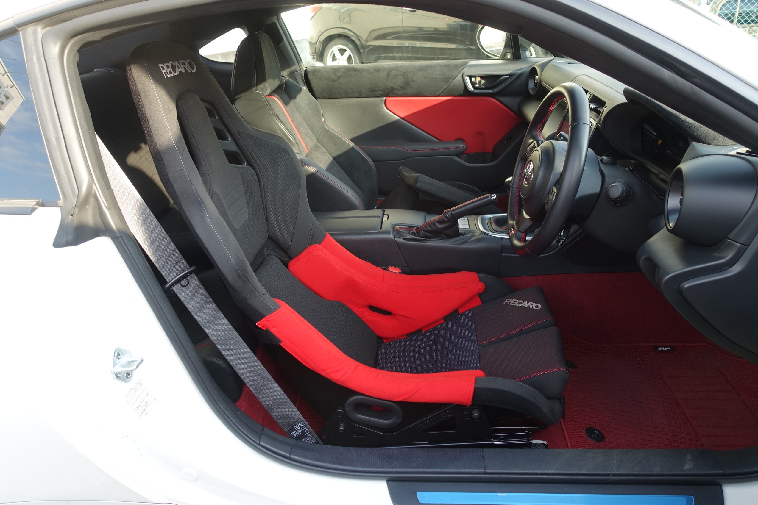 全て新設計の最新フルバケットシート『RECARO RSS』の全貌を初公開！ | 店長アサコのブログ | コクピット 55 | 車のカスタマイズにかかわるスタッフより