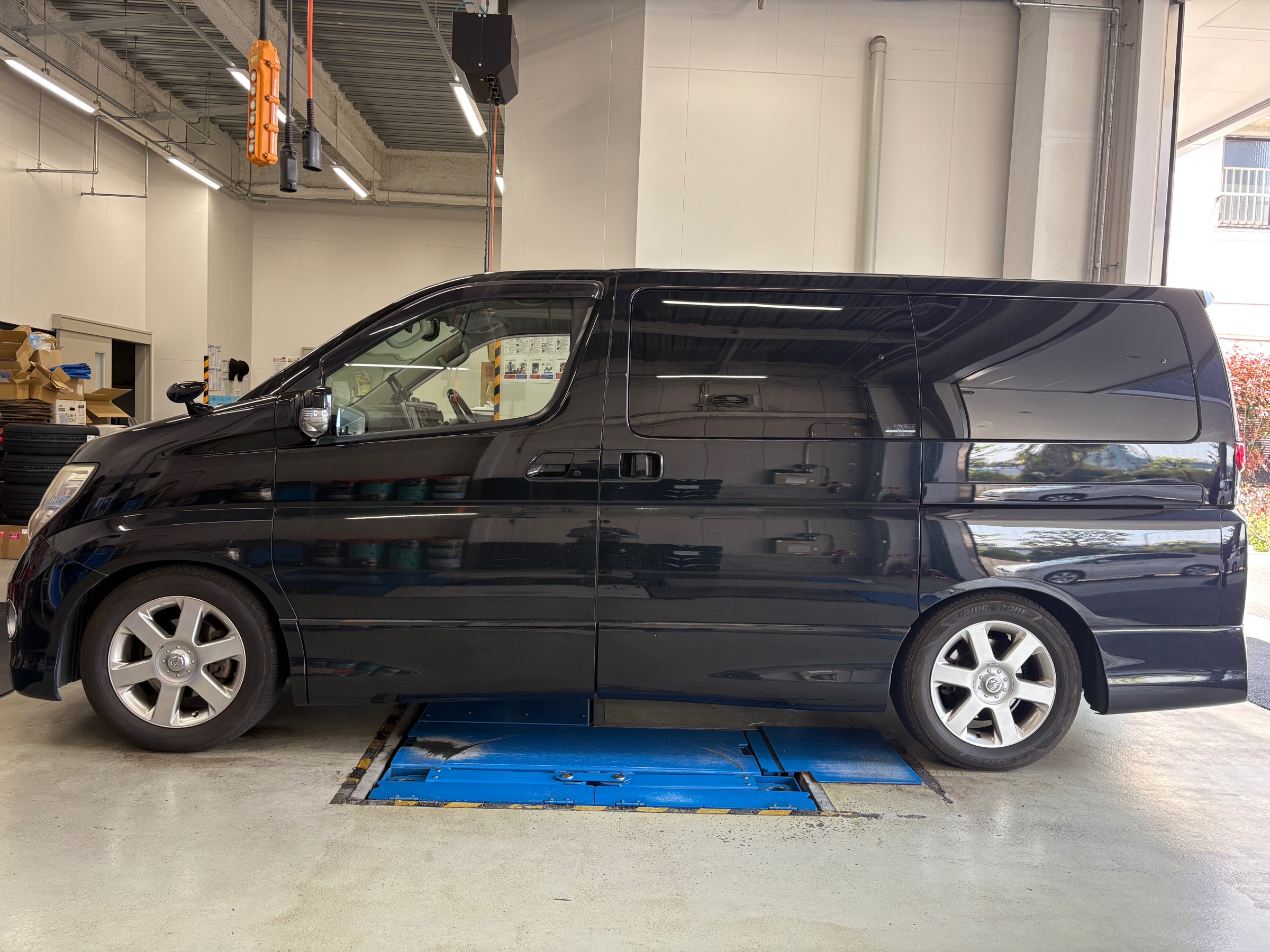 日産 エルグランド E51 TEIN RX1 +EDFC5 | 取り付け事例 | コクピット21世田谷 | お店の取付加工事例紹介