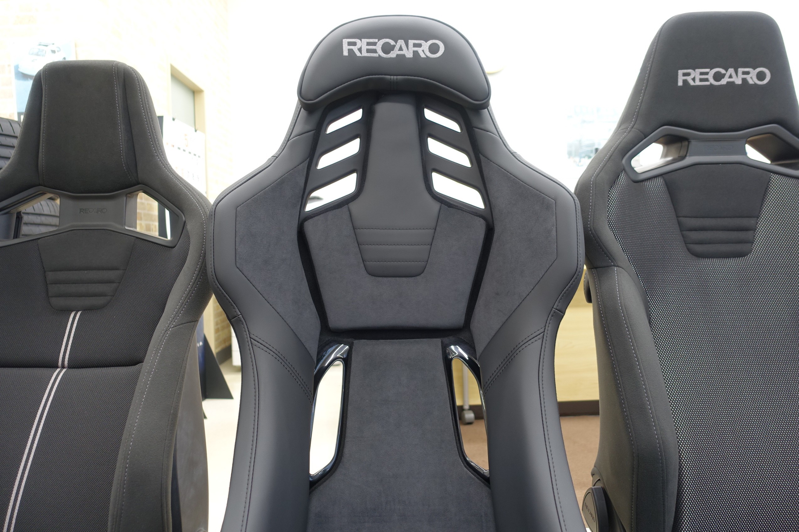 【緊急告知】話題沸騰中の最新フルバケットシート「RECARO RSS」の試座シートがついに入荷しました！ | 店長アサコのブログ | コクピット 55 | 車のカスタマイズにかかわるスタッフより