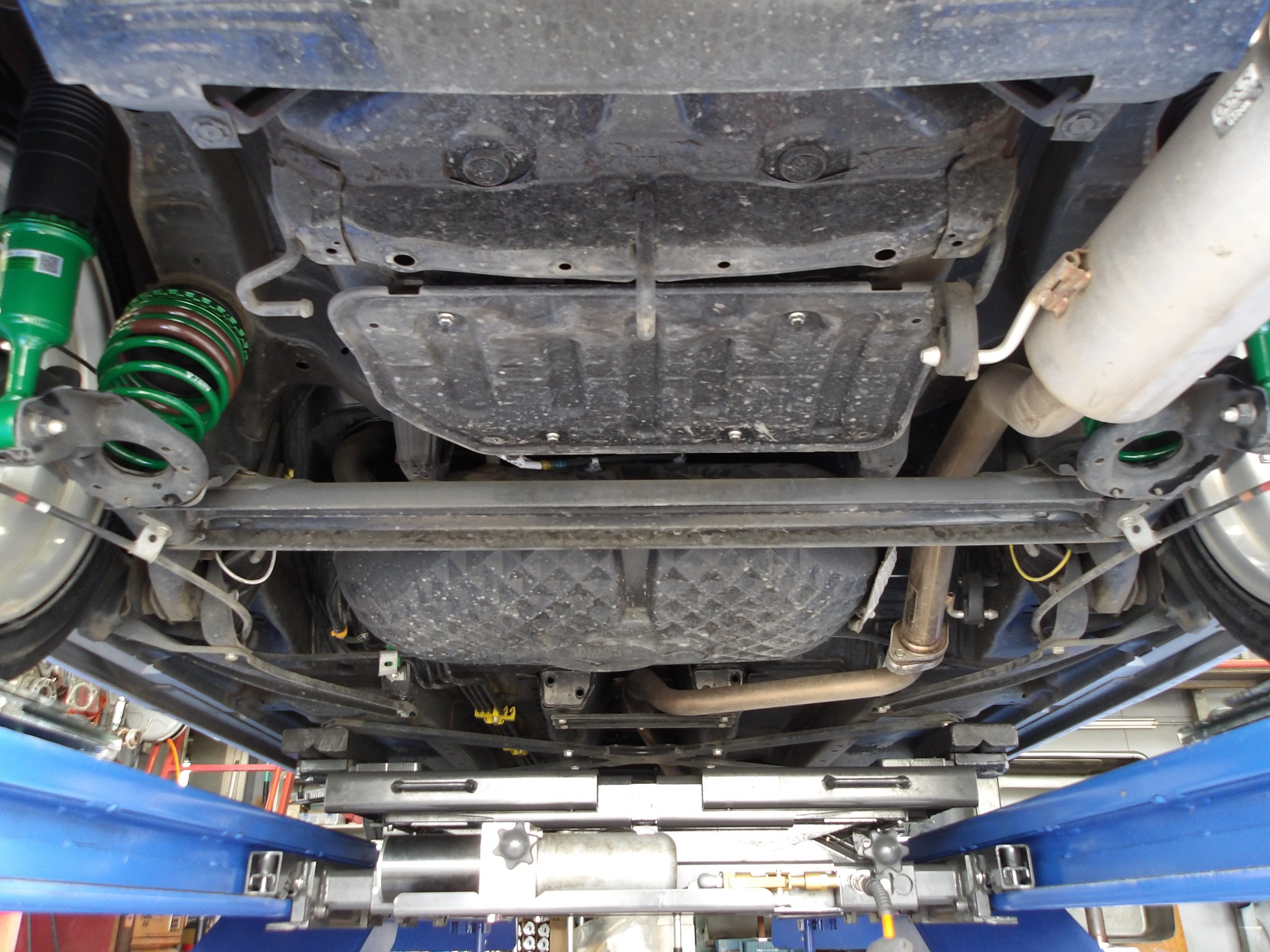 コペン（LA400K）ブリヂストンタイヤ「ポテンザ アドレナリン RE004」装着。 | ダイハツ コペン タイヤ タイヤ > タイヤ交換 | 作業日誌 | コクピット 川越 | お店の得意技紹介