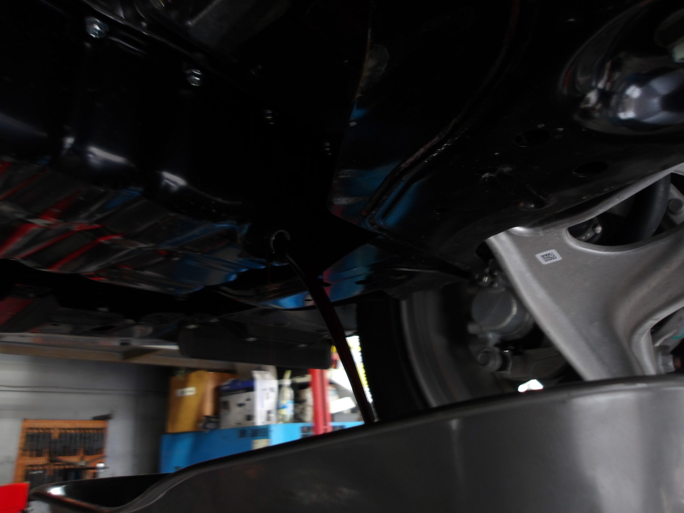 アウトランダー（GN0W：PHEV）エンジンオイル交換。 | 三菱 アウトランダーPHEV メンテナンス（オイル・バッテリー他） メンテナンス（オイル・バッテリー他） > エンジンオイル交換 ...