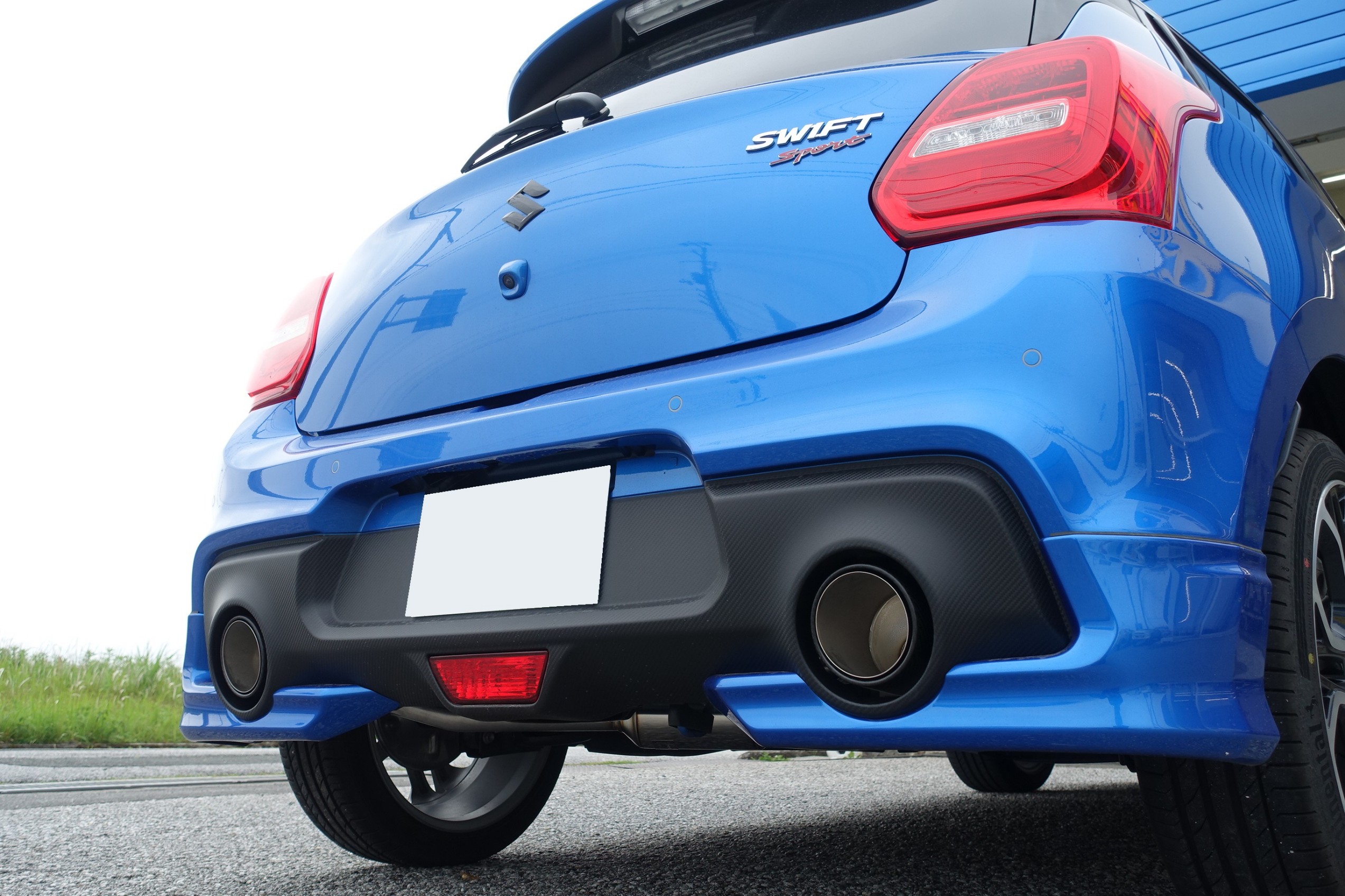 運良く購入できた33スイスポのカスタマイズは“こだわりのサウンド”からスタート！スズキ スイフトスポーツ（ZC33S）に「カロッツェリア FH6500DVD」&「FUJITSUBO A-RM ...