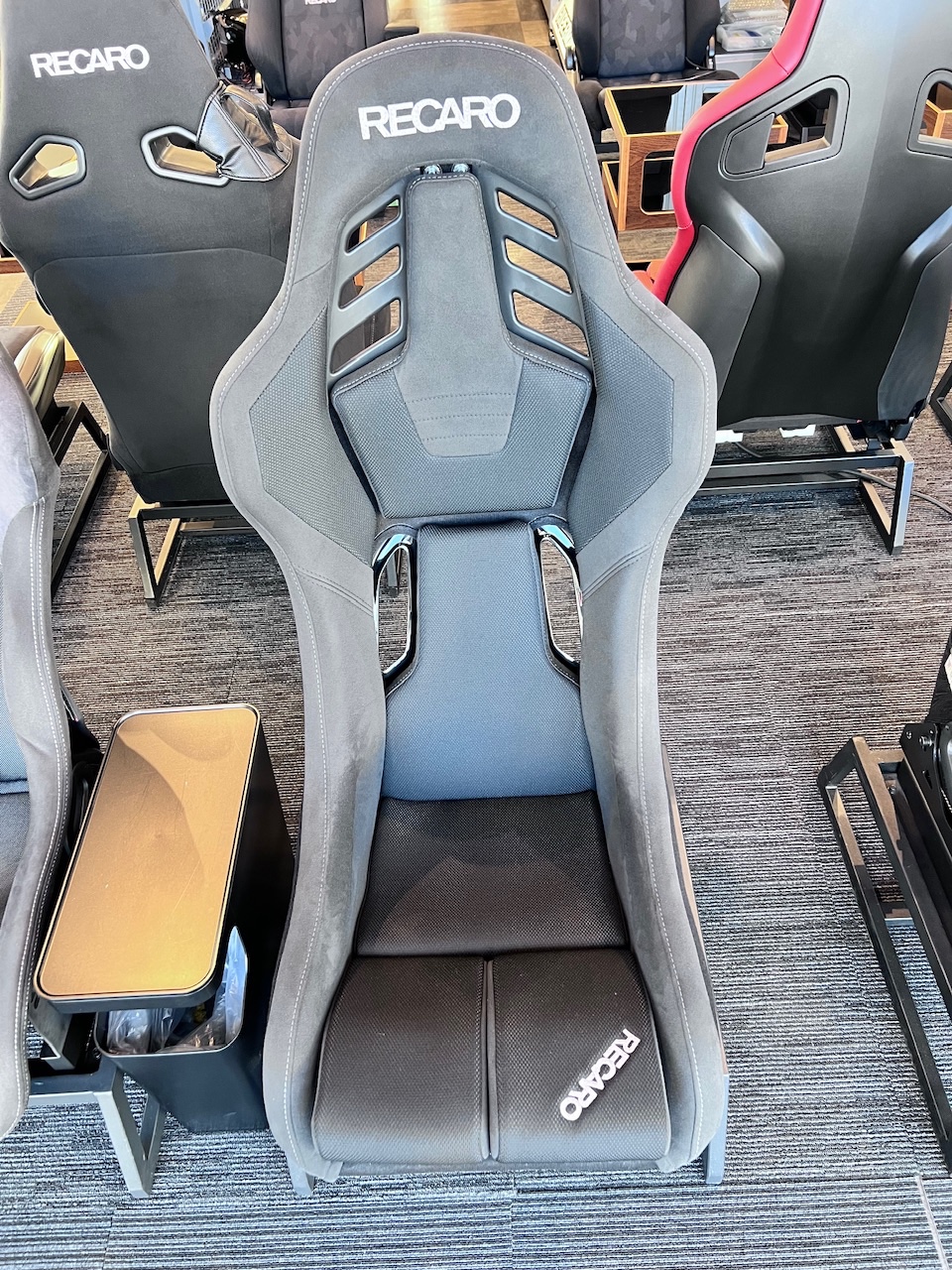 大変長らくお待たせしました！ RECARO RSS 試座用 ラージシェルが入荷しております\_(・ω・`) | インテリア | スタッフ 日記 ...