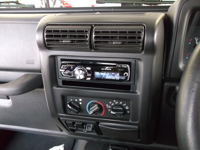 ラングラーJEEP（TJ40）にオーディオを。 | カスタマイズ別ショーケース | コクピット 名取 | お店の取付加工事例紹介