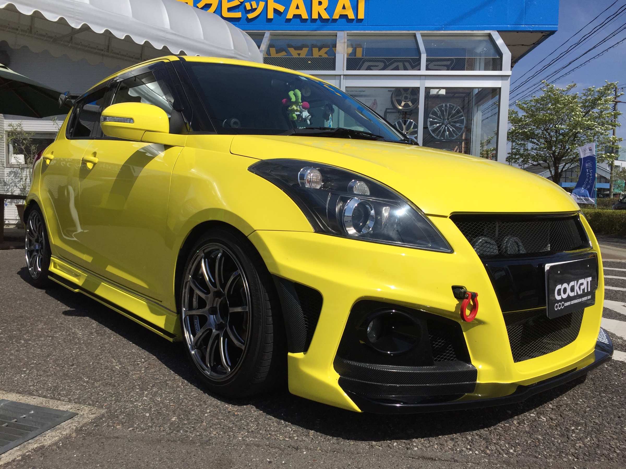 SUZUKI SWIFT SPORT ZC32 | オーナーズカーインデックス | カスタマイズカー紹介 | コクピット 荒井 | お客さまの車高調、ドレスアップ、カスタマイズなど加工取付事例 ...