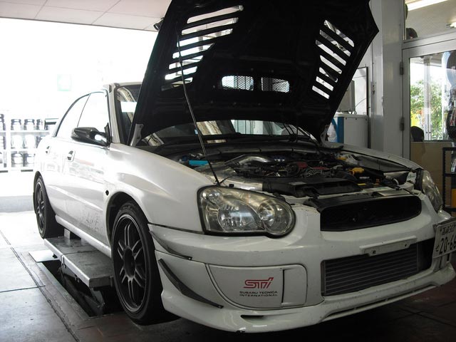 HKS EVC & GDB | スタッフ 日記 | コクピット 荒井 | 車のカスタマイズにかかわるスタッフより