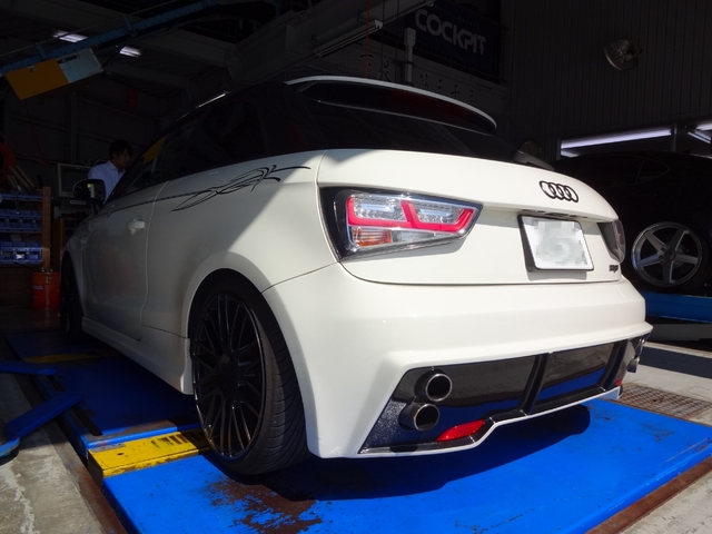 “ヒカリモノ”でお馴染み。。 BELLOFF デモカー登場。。 | Feel Book | スタイルコクピット フィール | 車のカスタマイズ ...