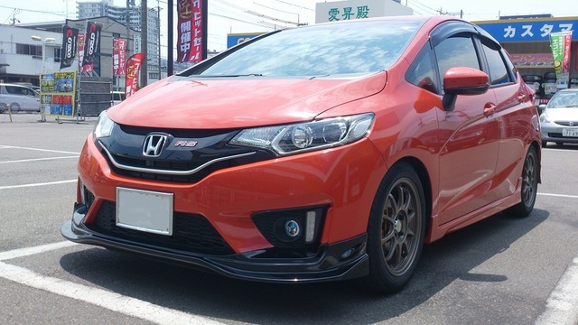 Fit RS (GK5) J'sレーシング スポイラー取付け★☆★ | スタッフBlog ♡ | コクピット 藤枝（タイヤ館 藤枝） | 車の ...
