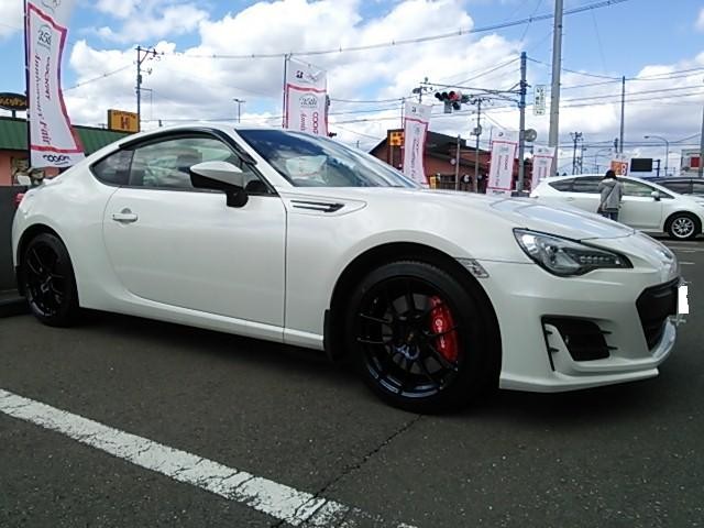 スバルBRZ × BBS RF 限定色！ | スバル BRZ ホイール タイヤ > タイヤ・ホイール交換 | スタッフ日記 | コクピット 107 | 車のカスタマイズにかかわるスタッフより