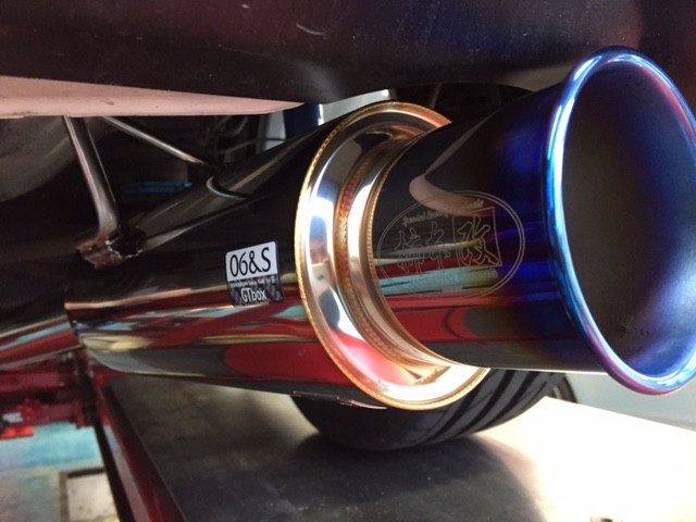 ホンダ フィットHV GP6 4WD | オーナーズカーインデックス | カスタマイズカー紹介 | コクピット 107 | お客さまの車高調、ドレスアップ、カスタマイズなど加工取付事例車両の紹介