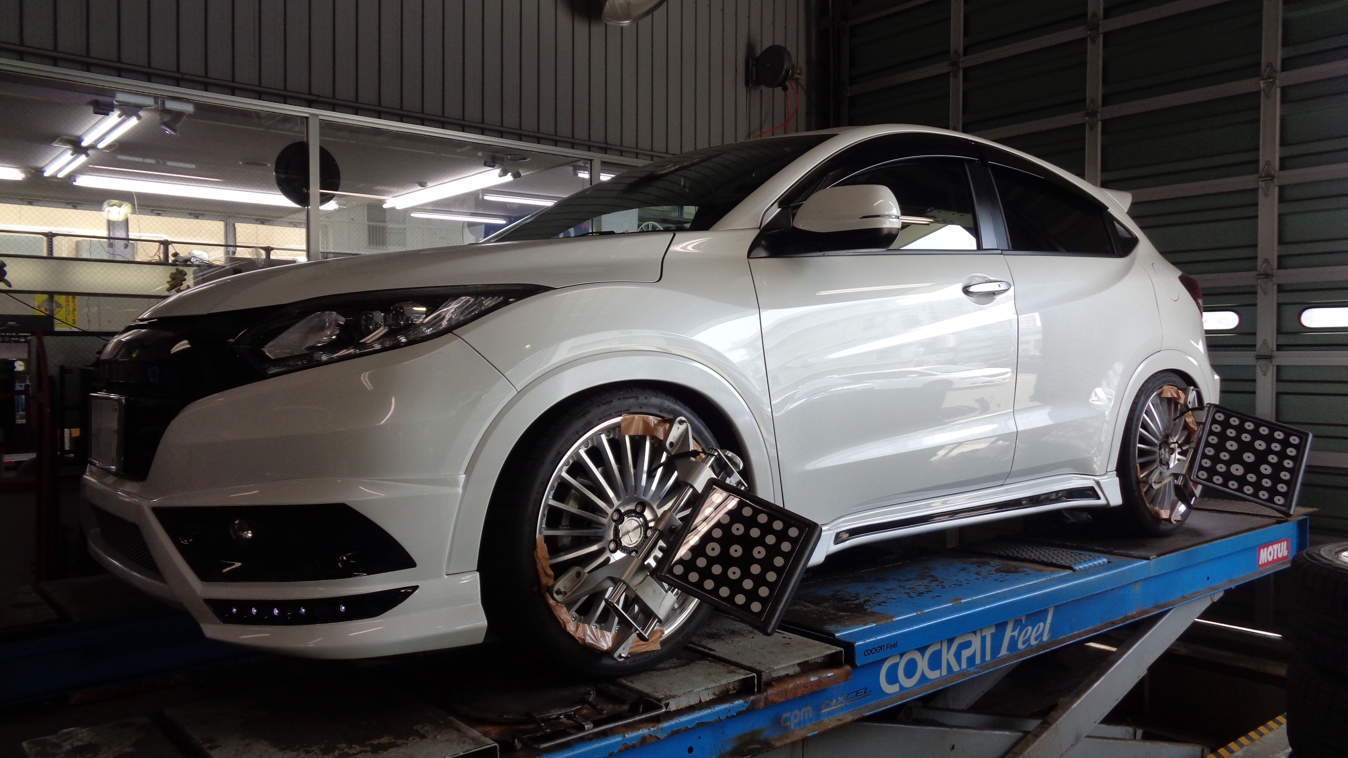 ホンダ RU4 ヴェゼル ハイブリッド + WORK Lanvec LF1 | オーナーズカーインデックス | カスタマイズカー紹介 ...